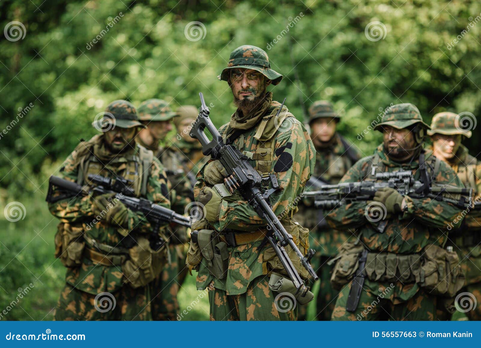 Group of Soldiers Special Forces during the Raid in the Forest Stock ...