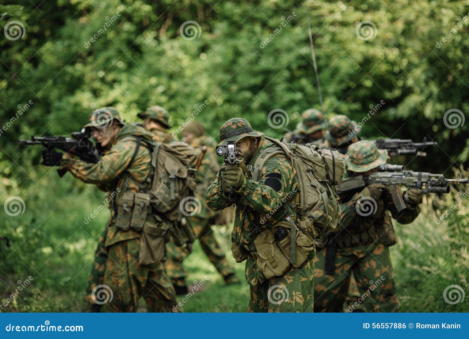 Group of Soldiers Special Forces during the Raid in the Forest Stock ...