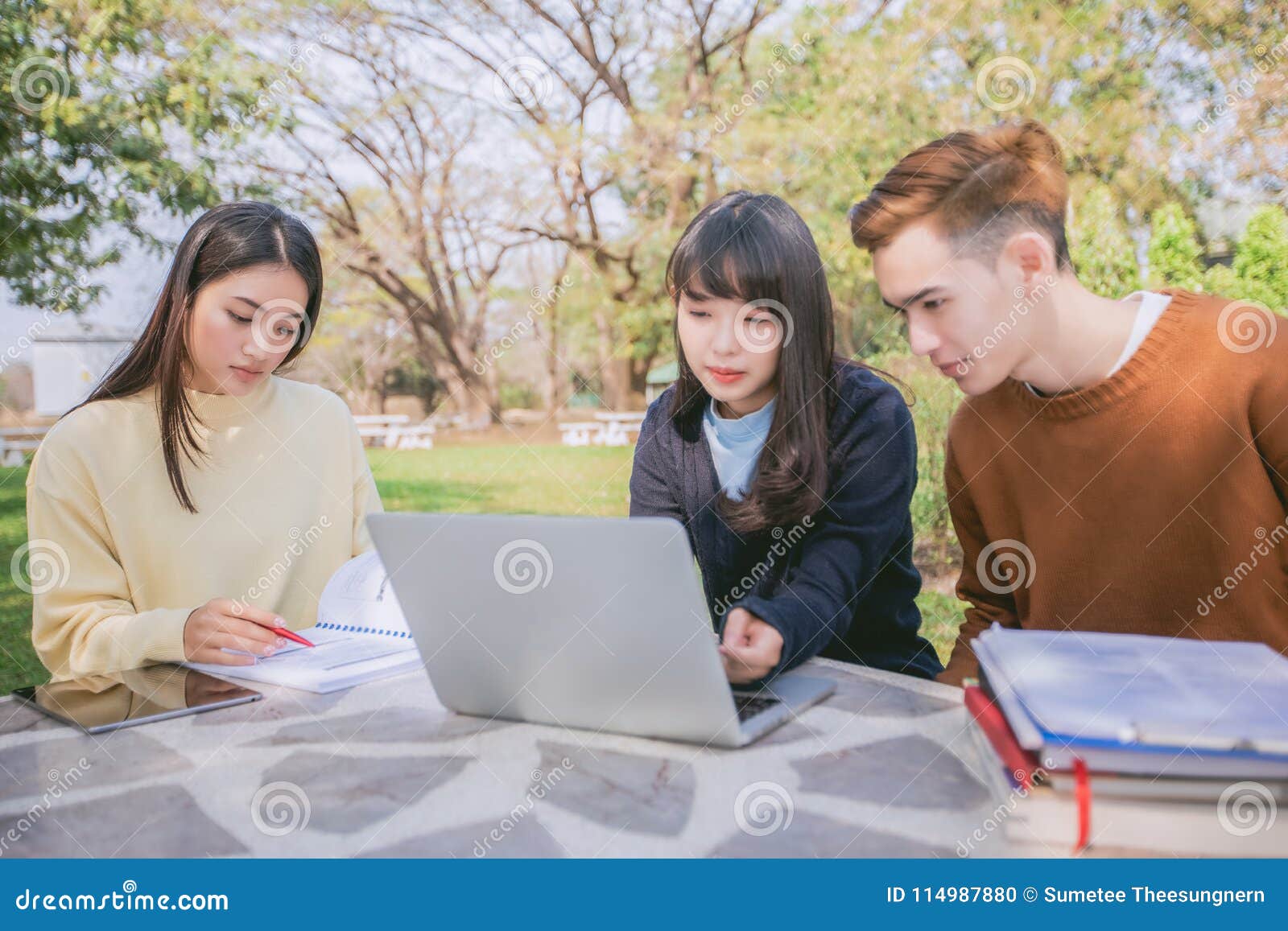 Group Students Smile and Have Fun it Also Helps To Share Ideas I Stock ...