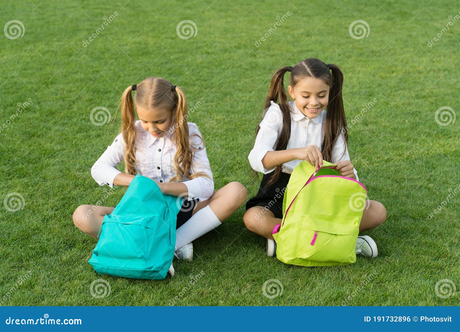 Group Study Outdoors Girls Classmates with Backpacks, Unpacking ...
