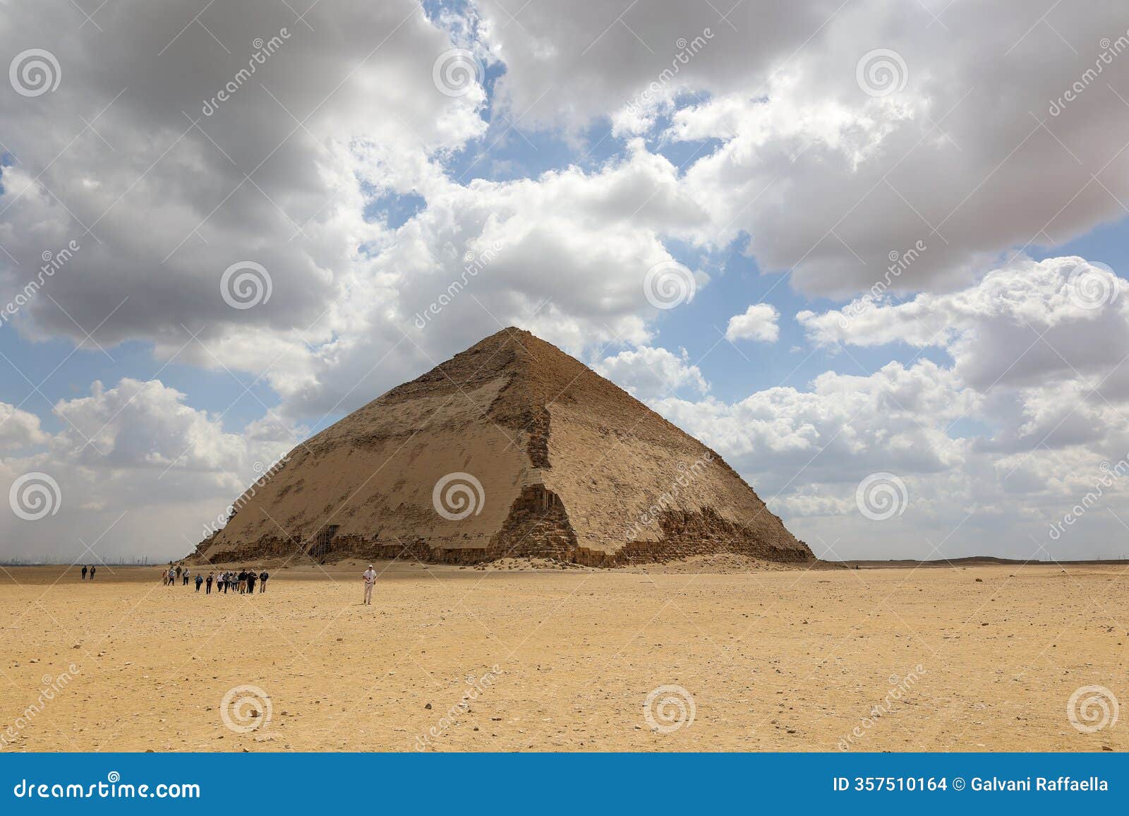 Rhomboid Pyramid Royalty-Free Stock Photo | CartoonDealer.com #86583777