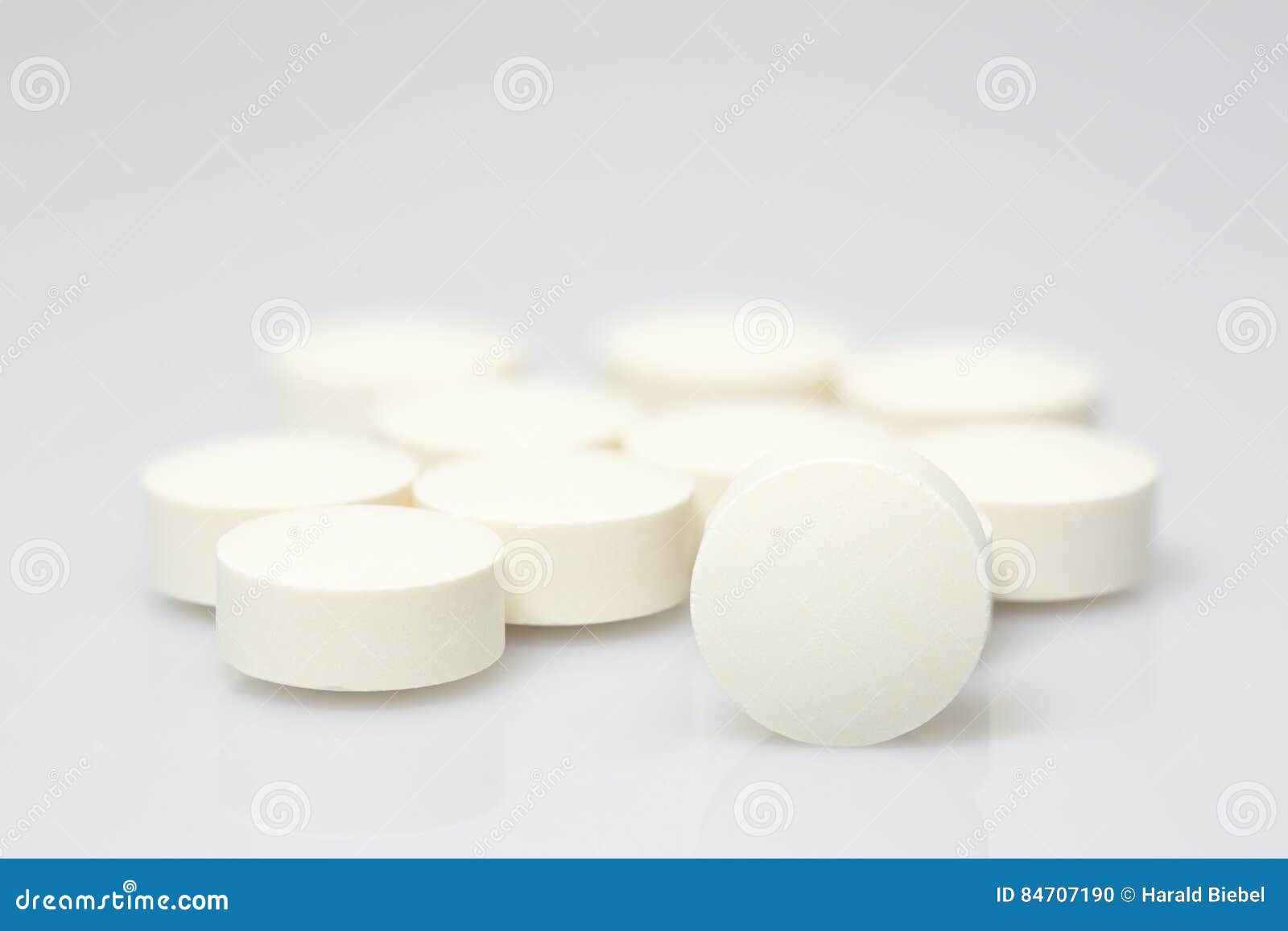 Group of White Tablets, Closeup Stock Photo - Image of medical, pills ...