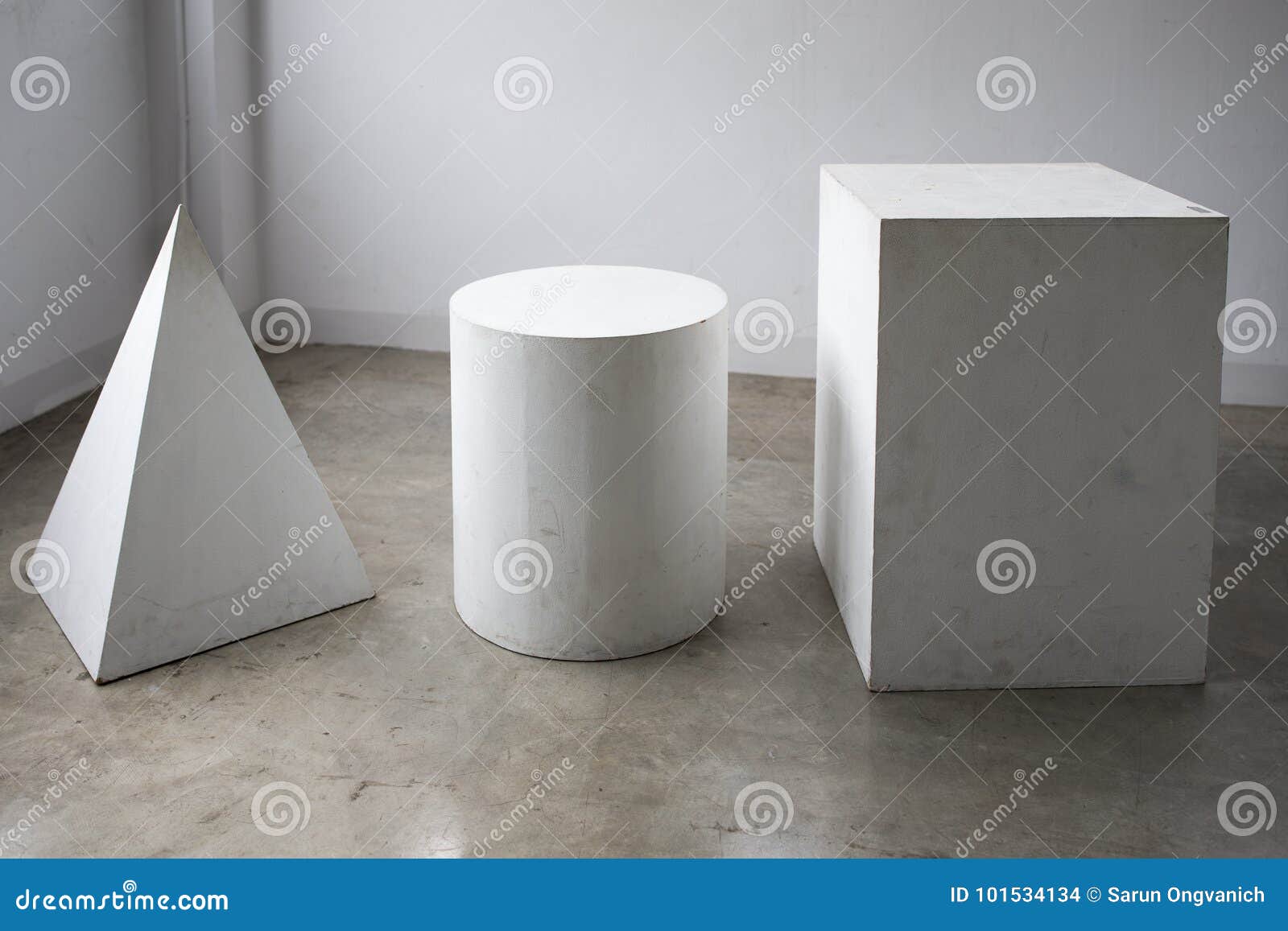 Cylinder Pyramid Stock Photos - Royalty Free Images