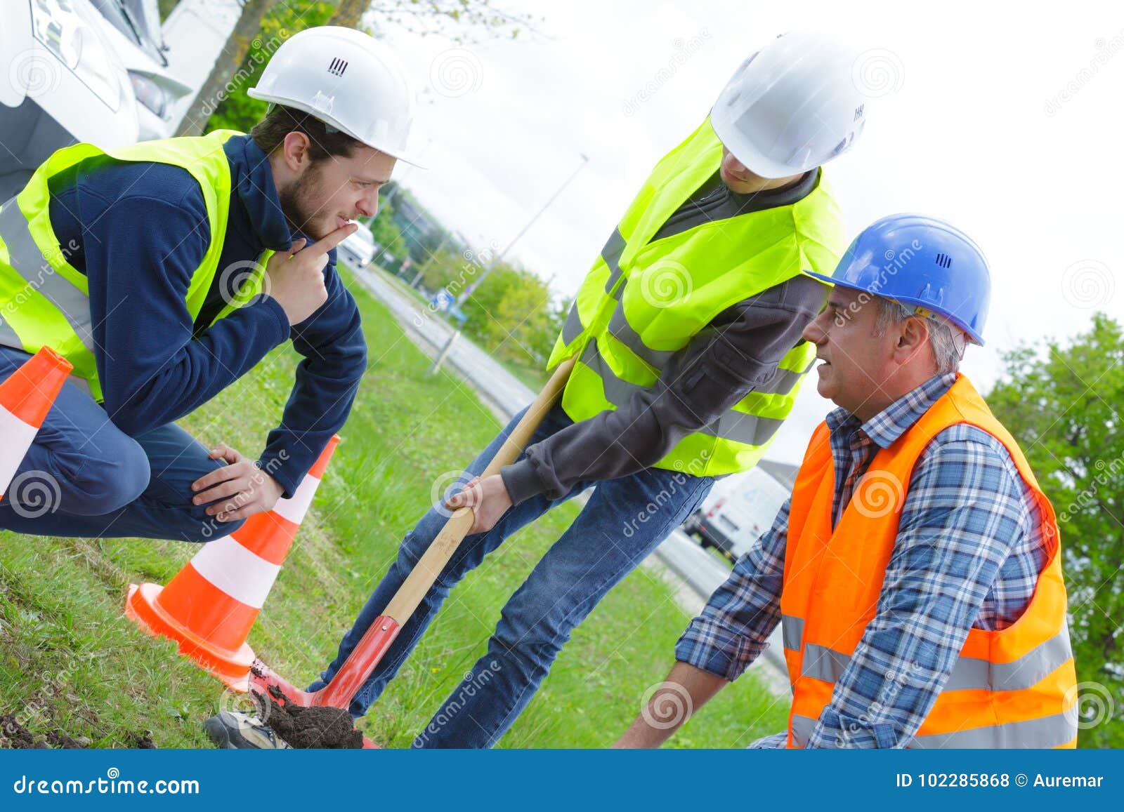 113 Digging Trench Hand Photos - Free & Royalty-Free Stock Photos from ...