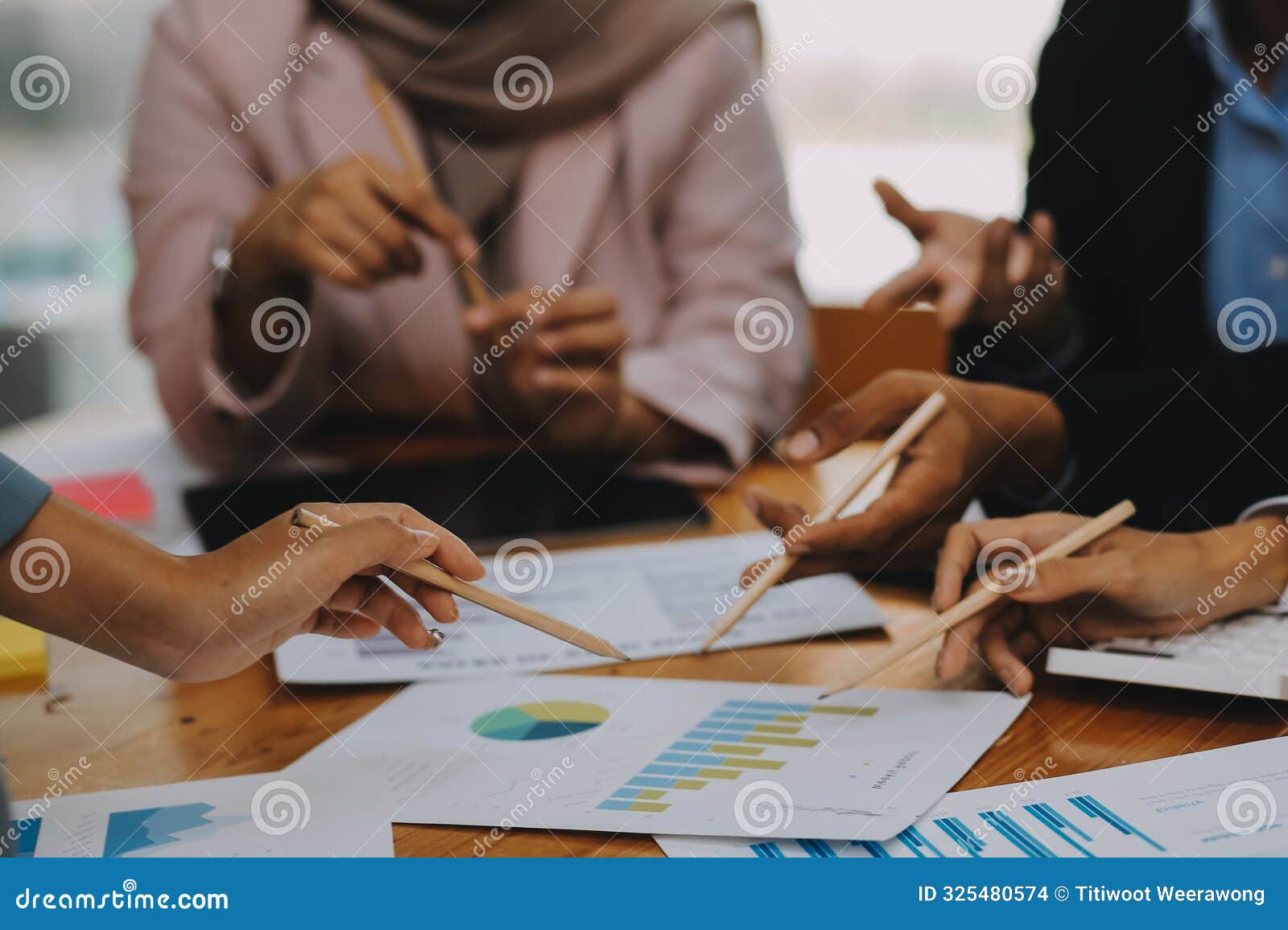 Group of Young Asian Business People Brainstorm Collaboration Ideas at ...