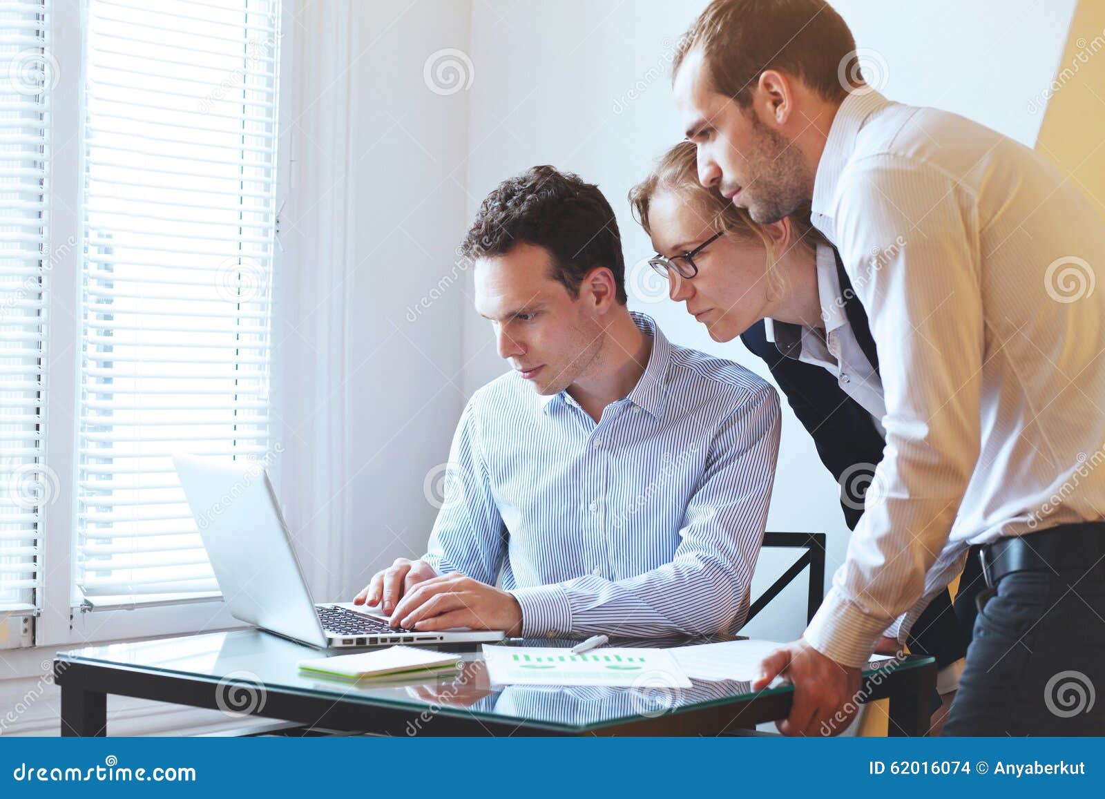 Group of Young Business People Looking at Laptop, Mba Students Stock ...