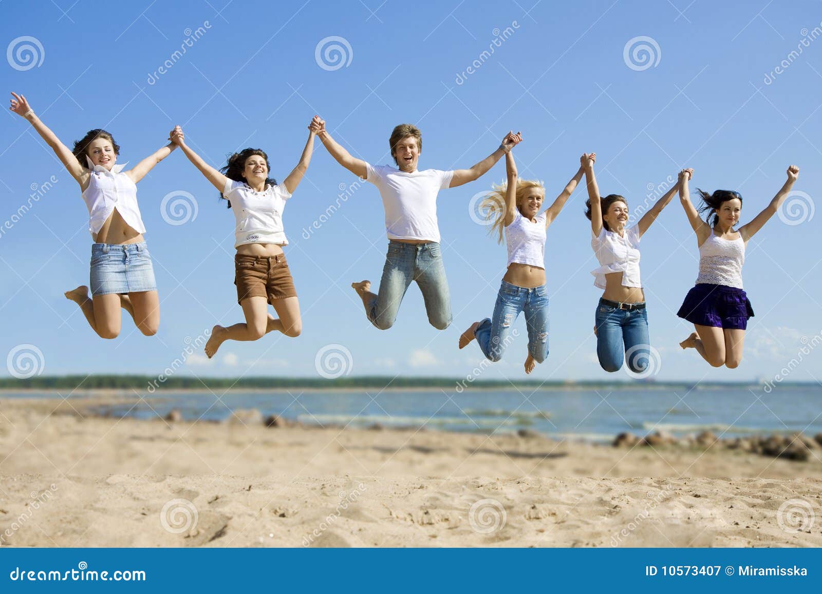 Groupe d'amis image stock. Image of actif, amis, masculin - 10573407