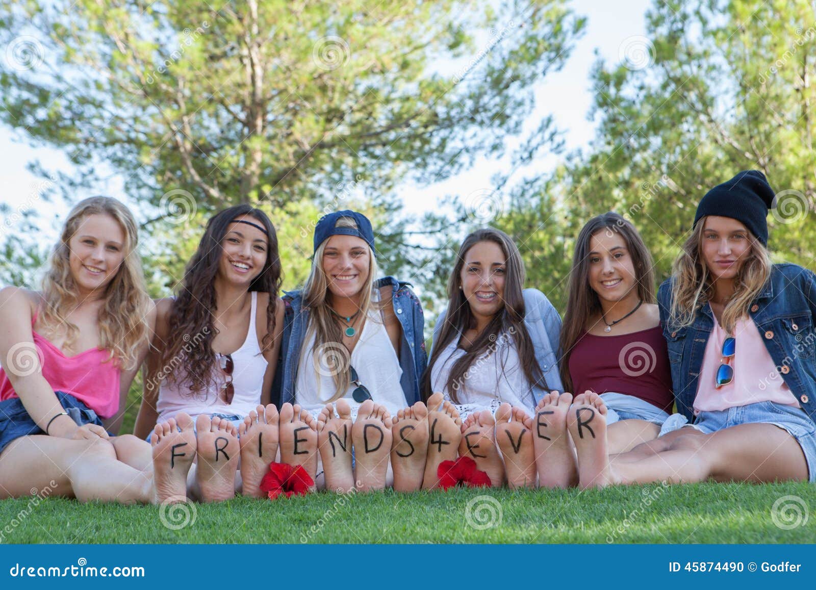 Groupe D'amis Heureux D'adolescents De Mode Photo stock - Image du sain ...