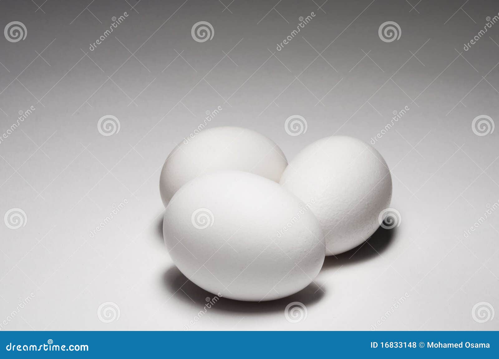 Groupe d'oeufs blancs photo stock. Image du cuire, comestible - 16833148