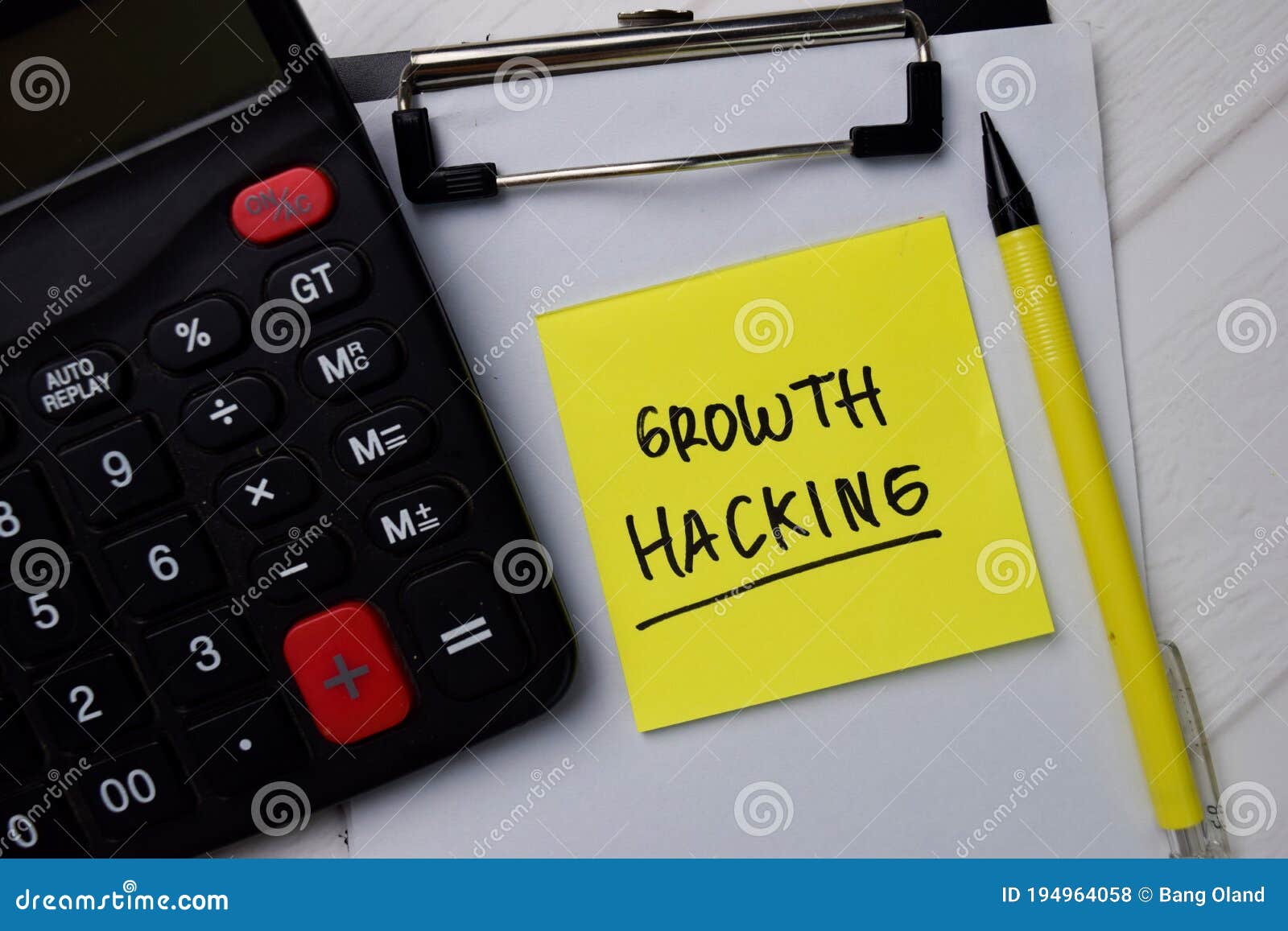 Growth Hacking Write on Sticky Notes Isolated on Office Desk Stock ...