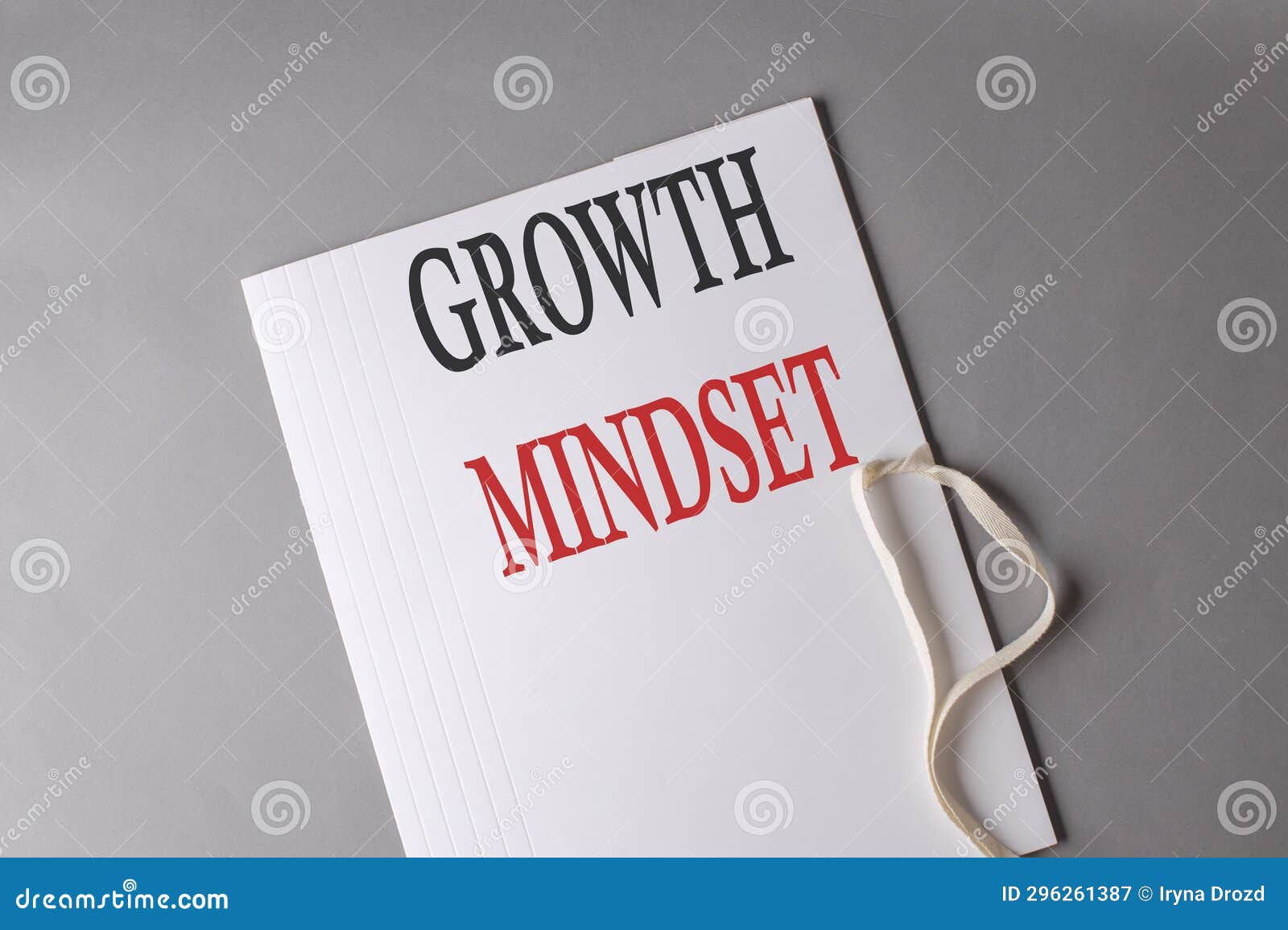 GROWTH MINDSET Text on White Folder on Grey Background Stock Image ...