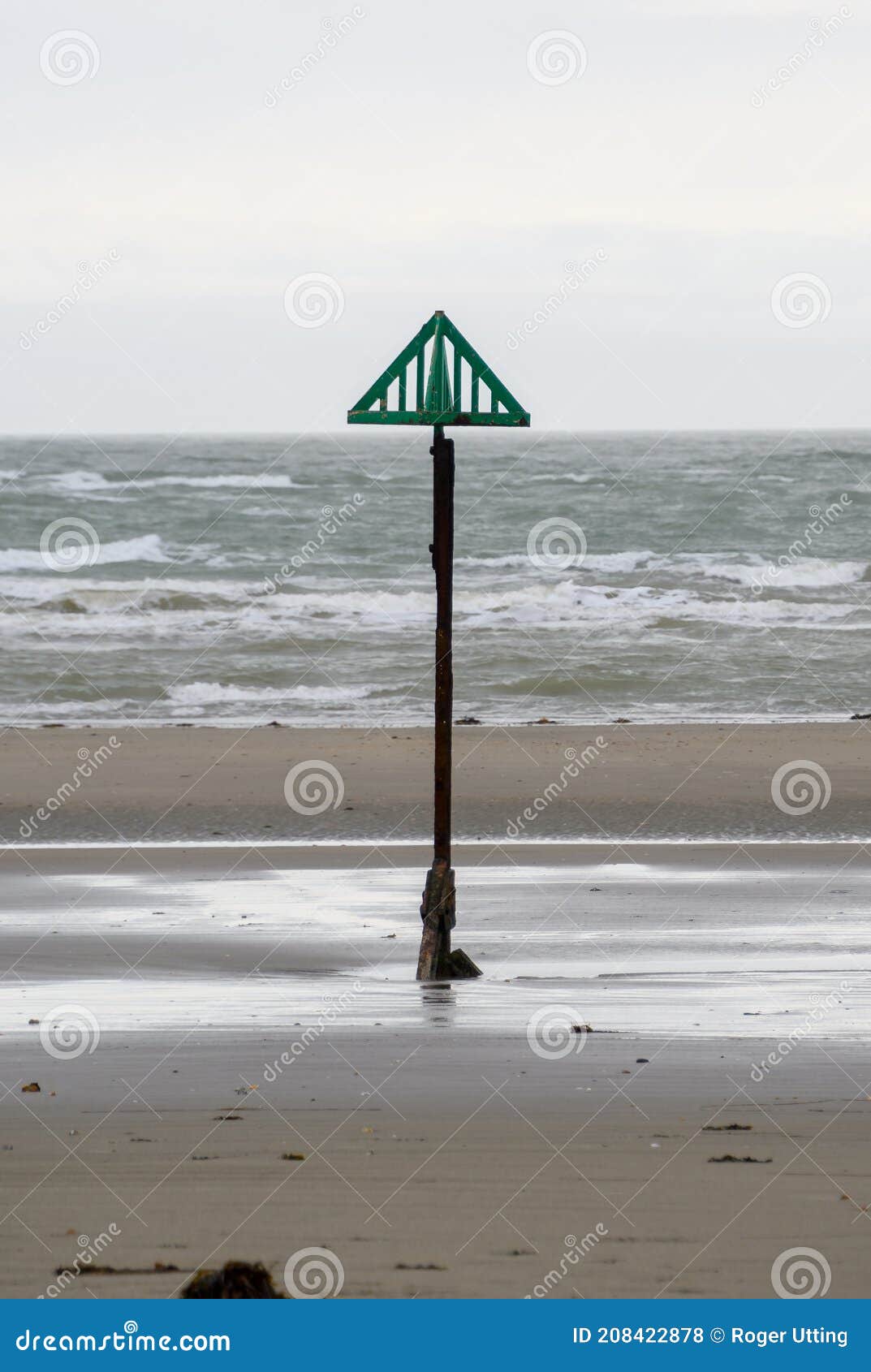 Groyne marker on pole stock photo. Image of geographic - 208422878