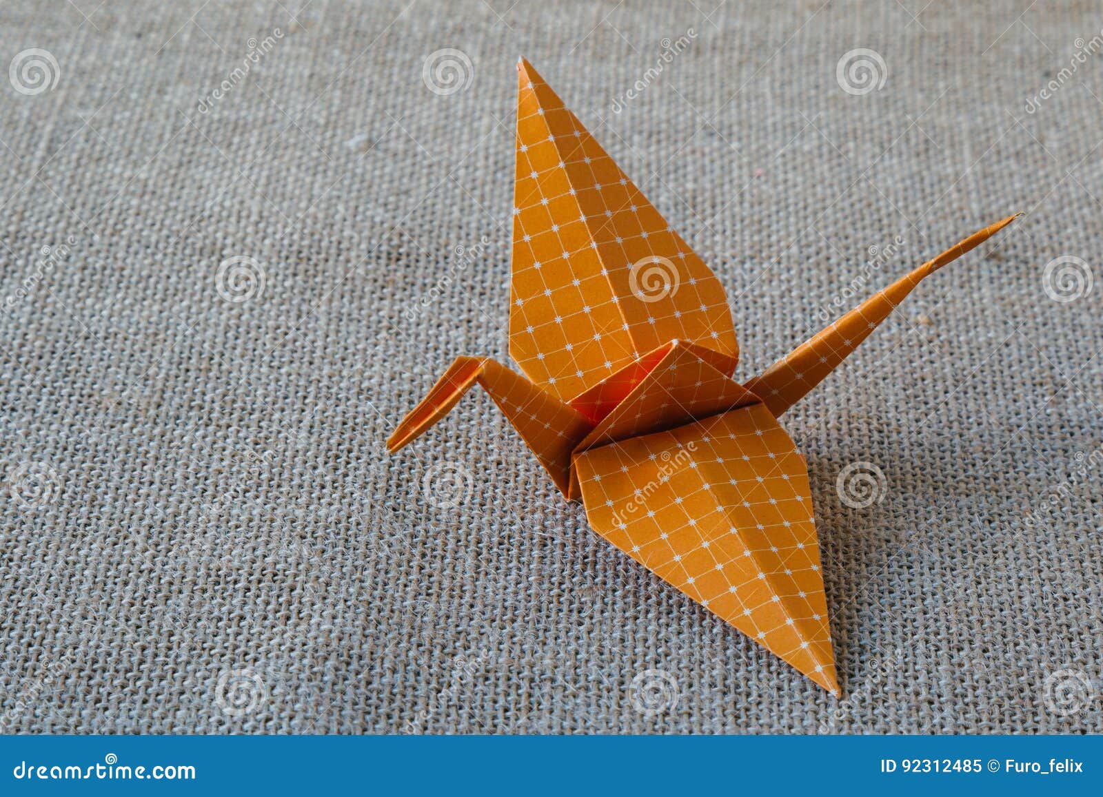 Gru di carta di Origami immagine stock. Immagine di estratto - 92312485