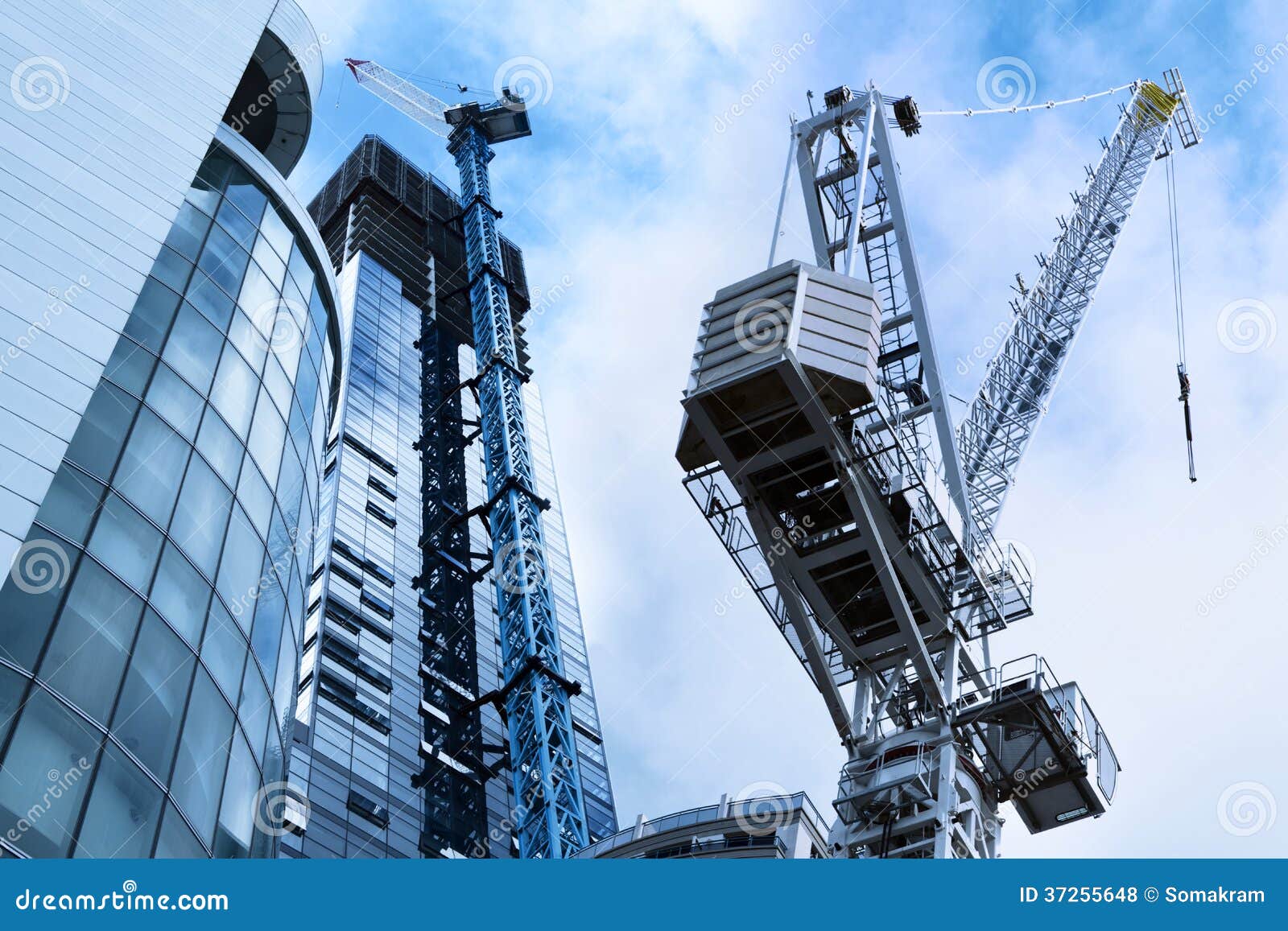 Gru di costruzione fotografia stock. Immagine di architettura - 37255648