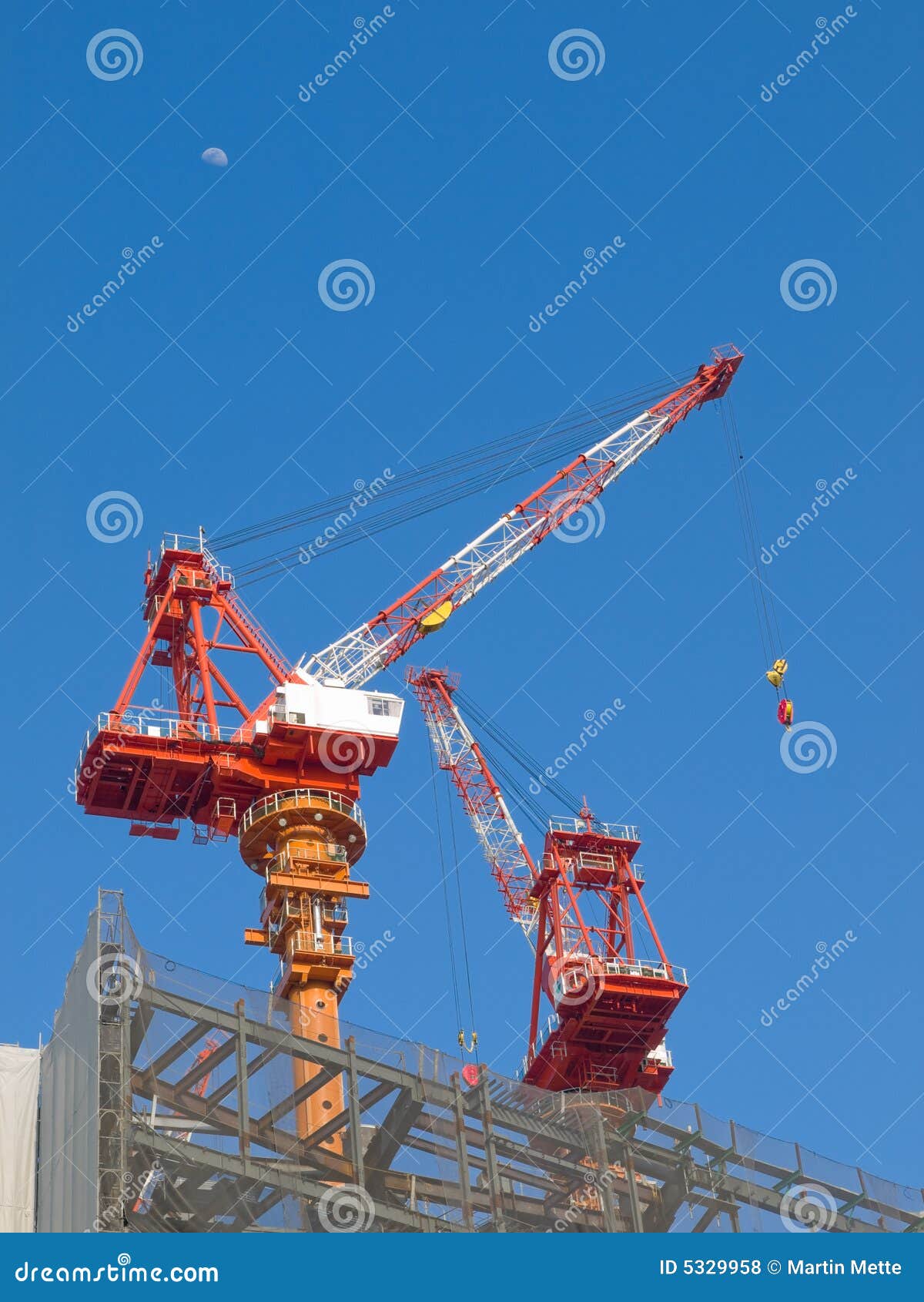 Gru di costruzione fotografia stock. Immagine di apparecchiatura - 5329958