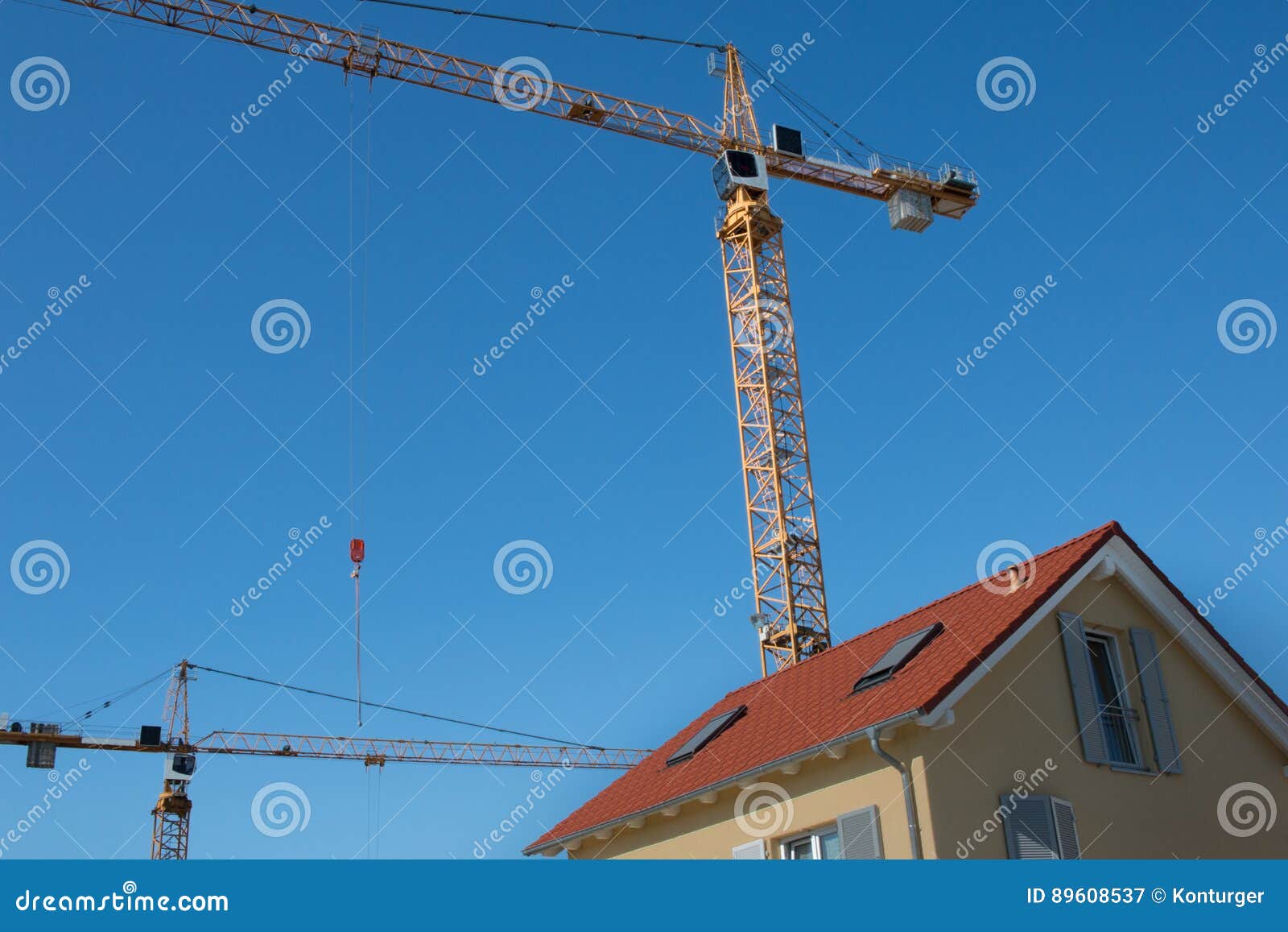 Gru Di Costruzione Nel Giallo Immagine Stock - Immagine di peso ...