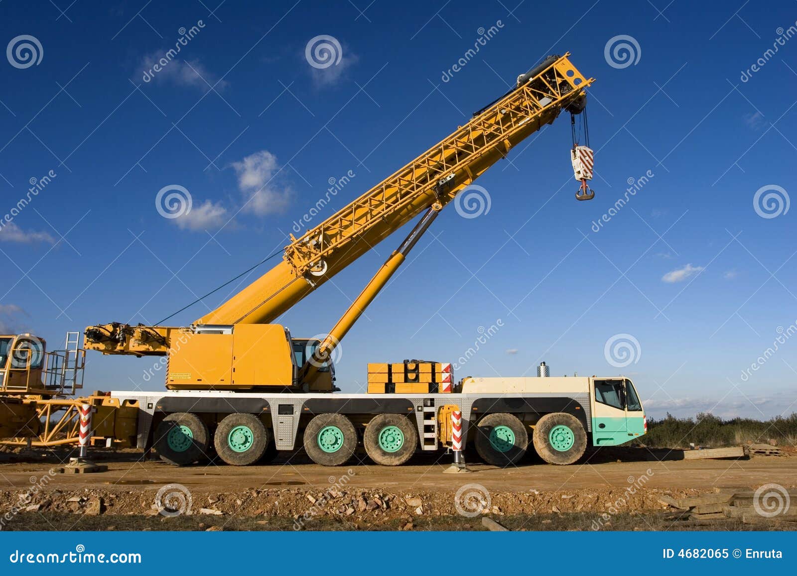 Gru mobile immagine stock. Immagine di grande, azionamento - 4682065