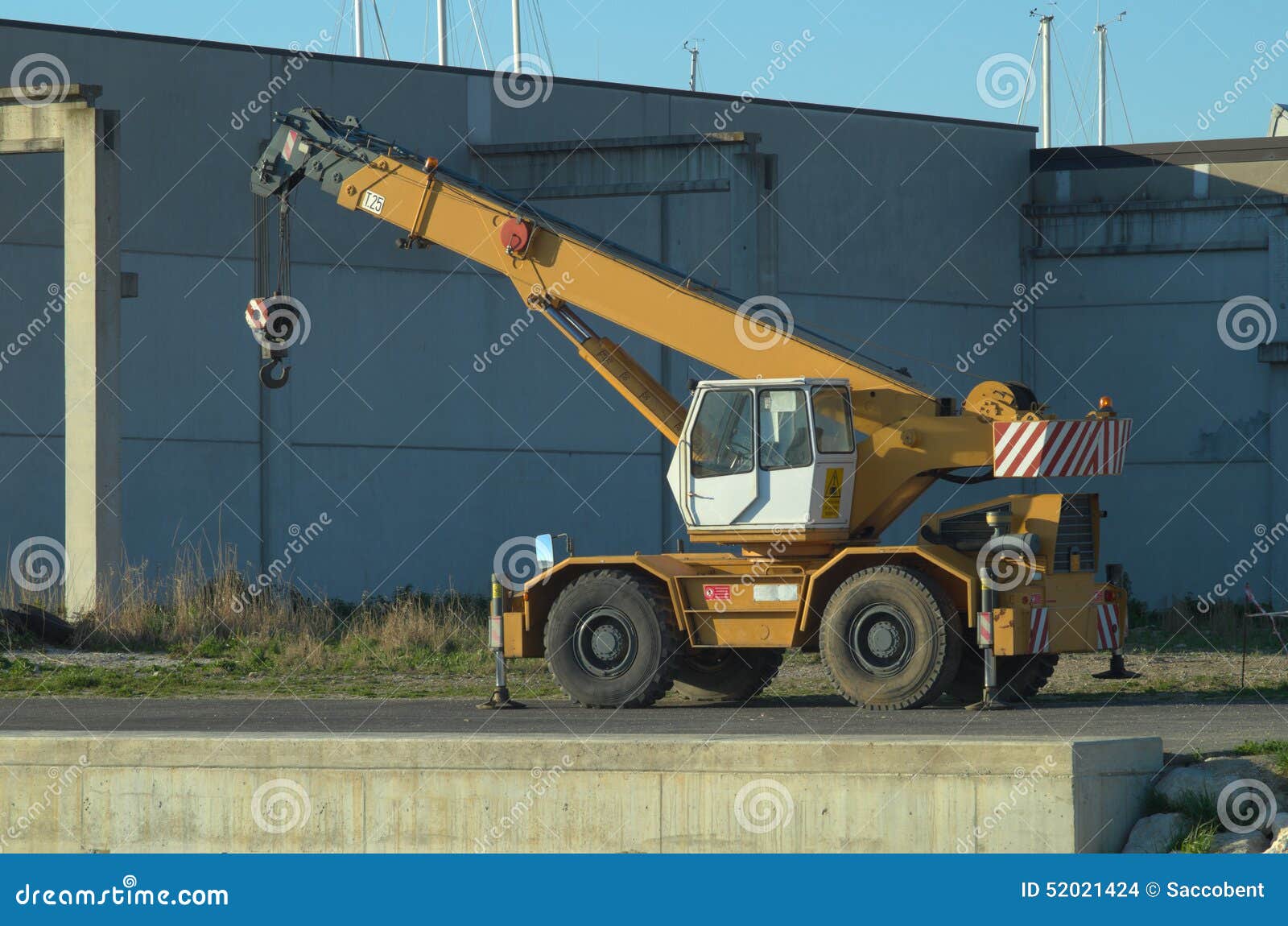 Gru mobile fotografia stock. Immagine di camion, macchinario - 52021424