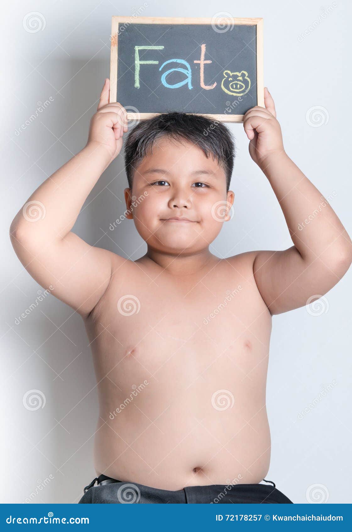 Gruby Chłopiec Chwyta Blackboard Obraz Stock - Obraz złożonej z ...