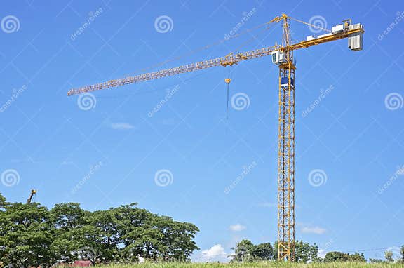 Grue de construction image stock. Image du grues, constructions - 24255723