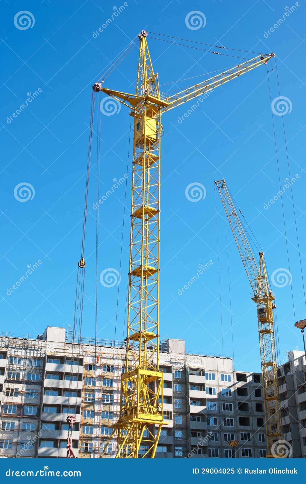 Grue de construction image stock. Image du bleu, accroissement - 29004025