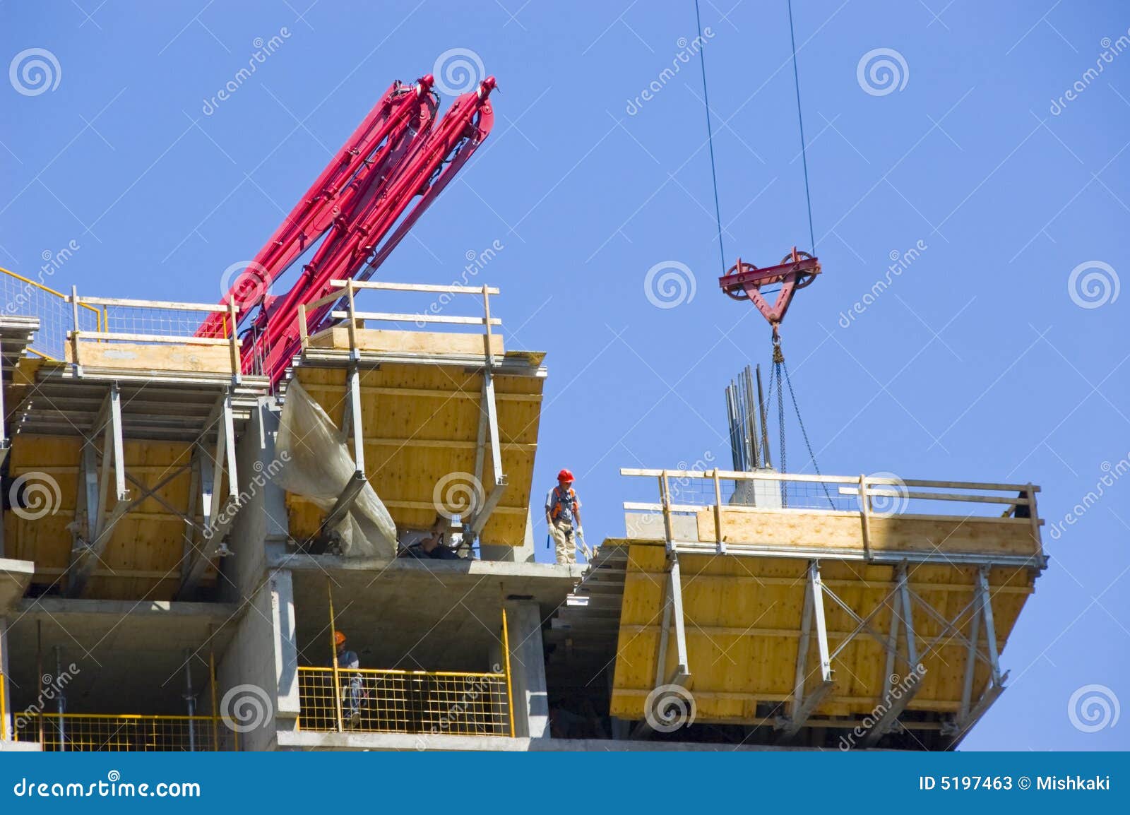 Grue de construction image stock. Image du grue, levage - 5197463