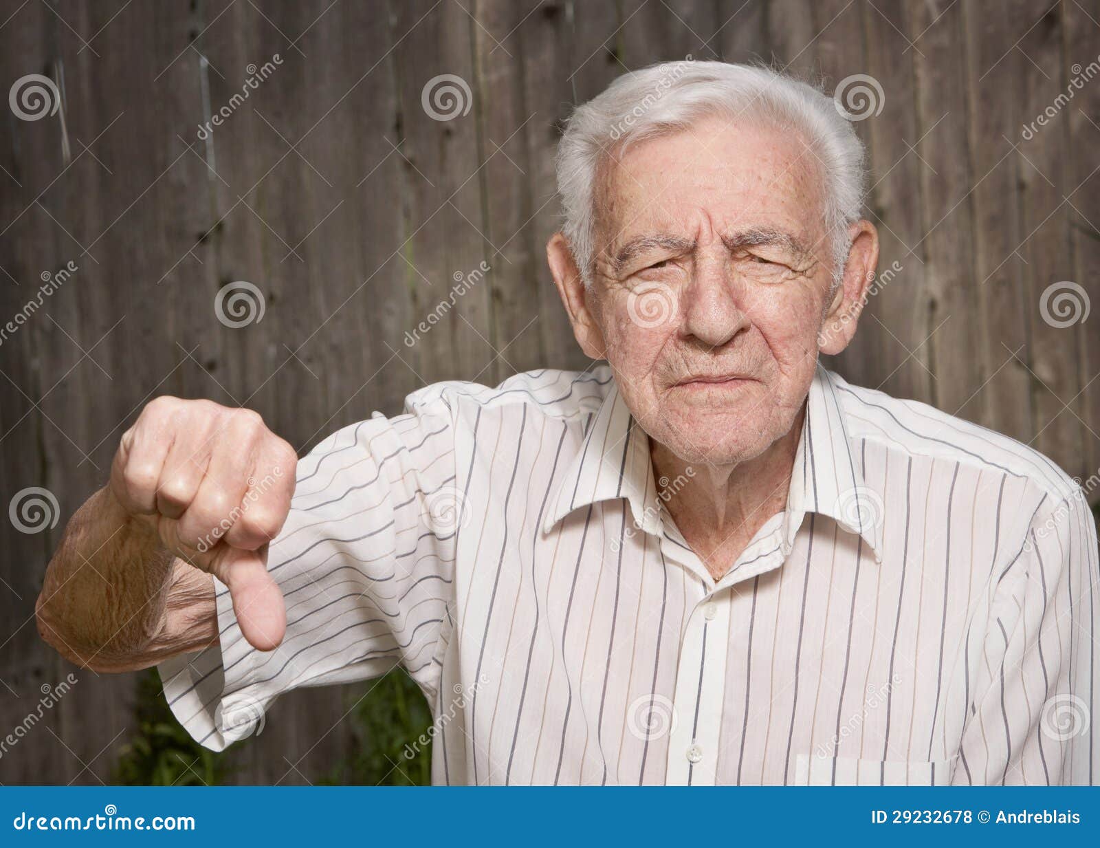 Grumpy gamal man arkivfoto. Bild av igen, mänskligt, tokigt - 29232678