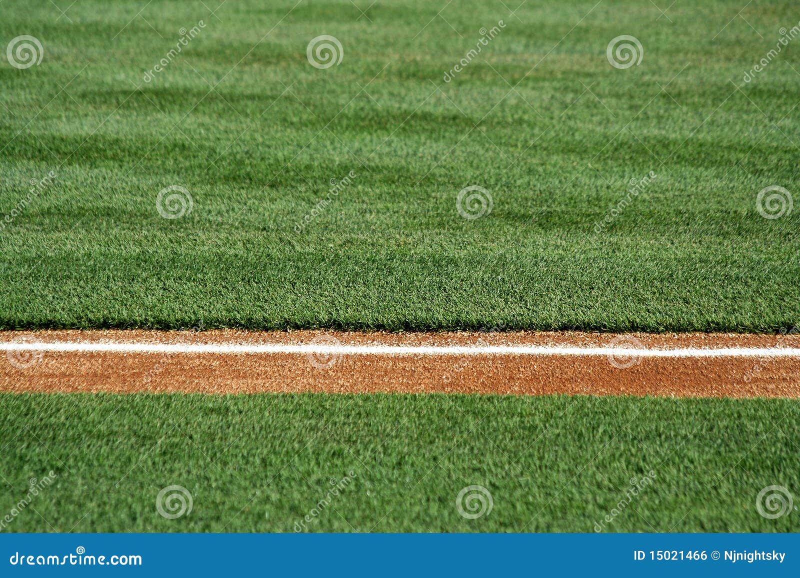 Grundlinie Auf Einem Baseballfeld Stockfoto - Bild von feld, innenfeld ...