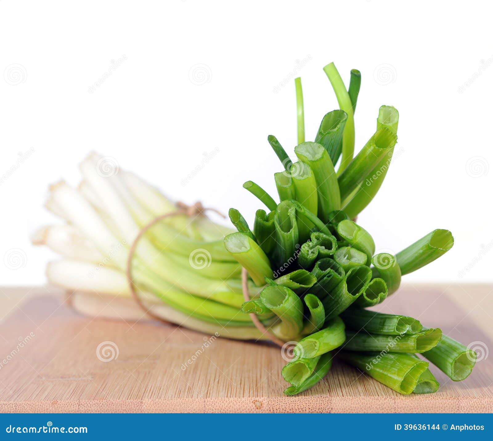 Grupo da cebola verde foto de stock. Imagem de madeira - 39636144