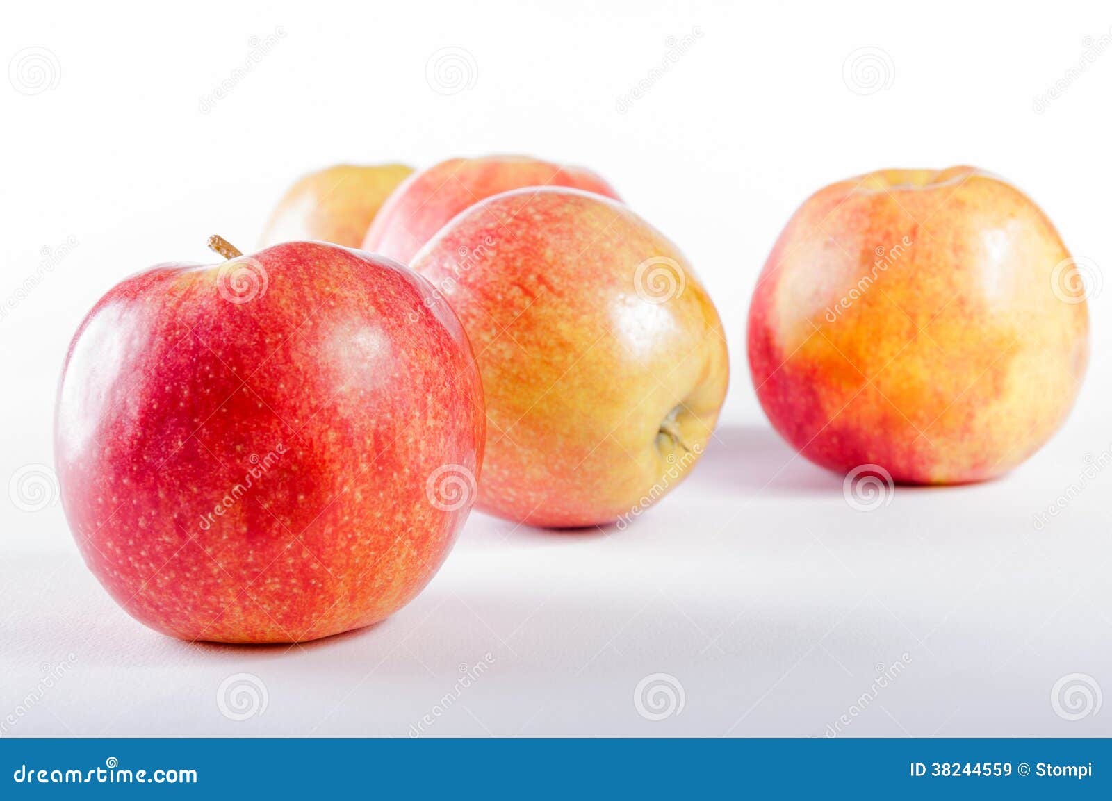 Grupo De Cinco Manzanas Fotos De Stock - Descarga 168 Fotos Libres de ...