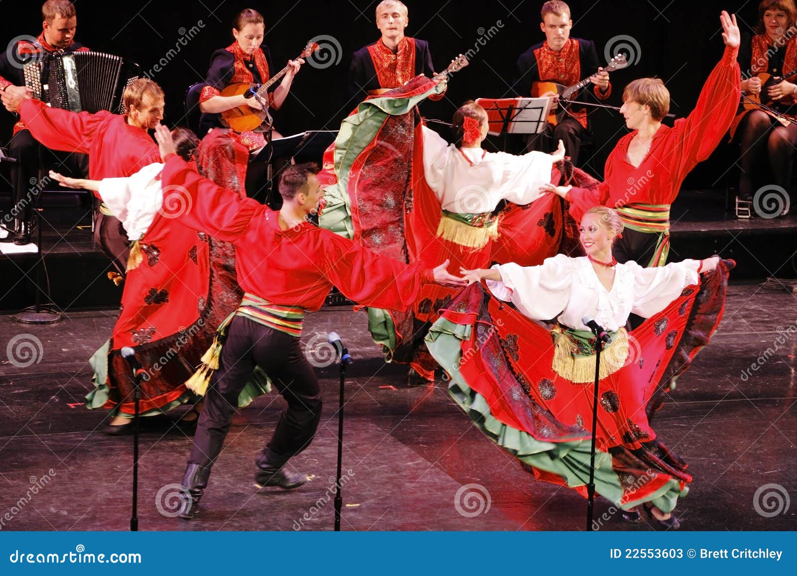 Grupo Ruso De La Danza Popular Foto de archivo editorial - Imagen de ...