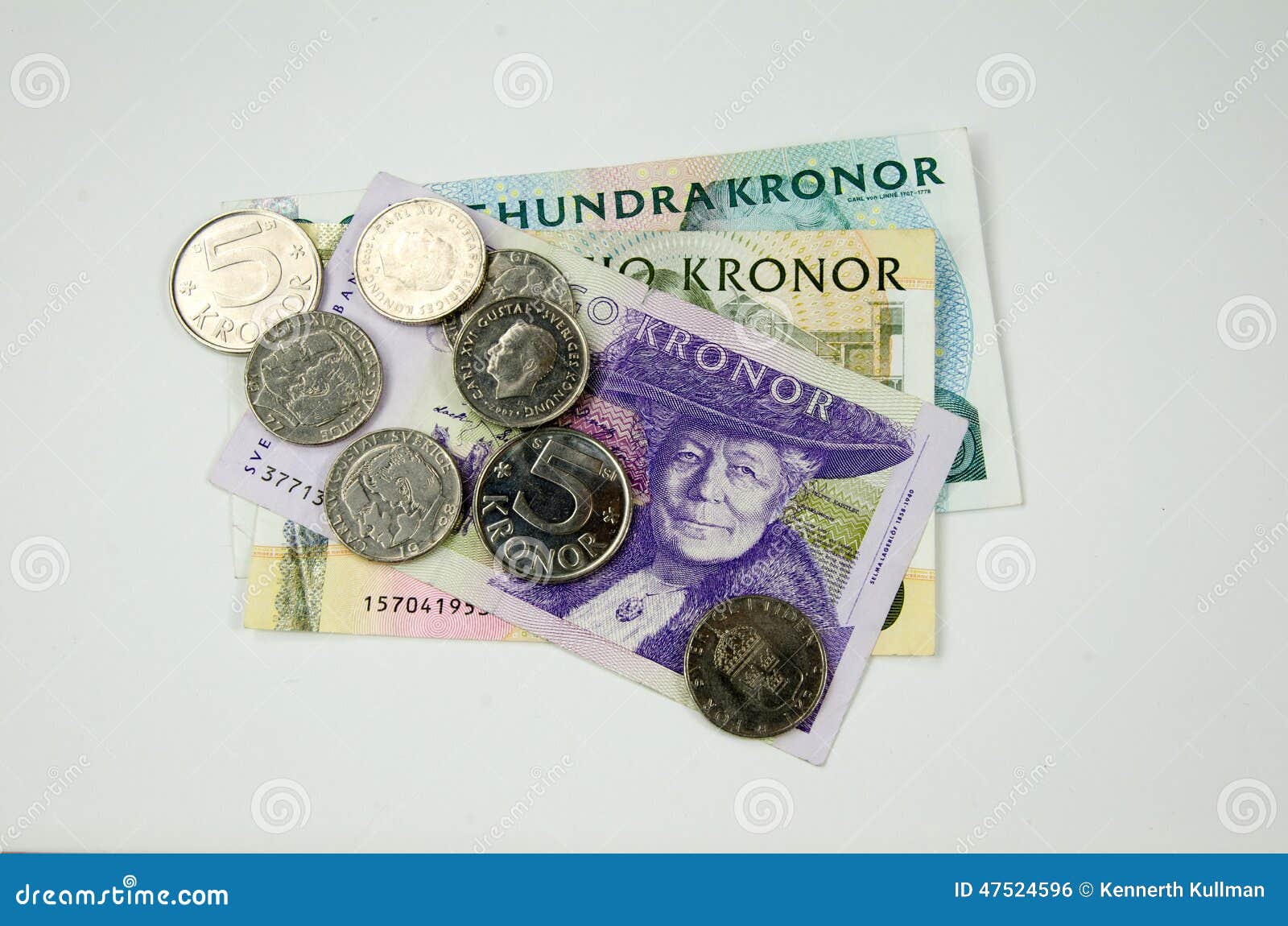 Grupp av svenska pengar arkivfoto. Bild av vitt, pengar - 47524596