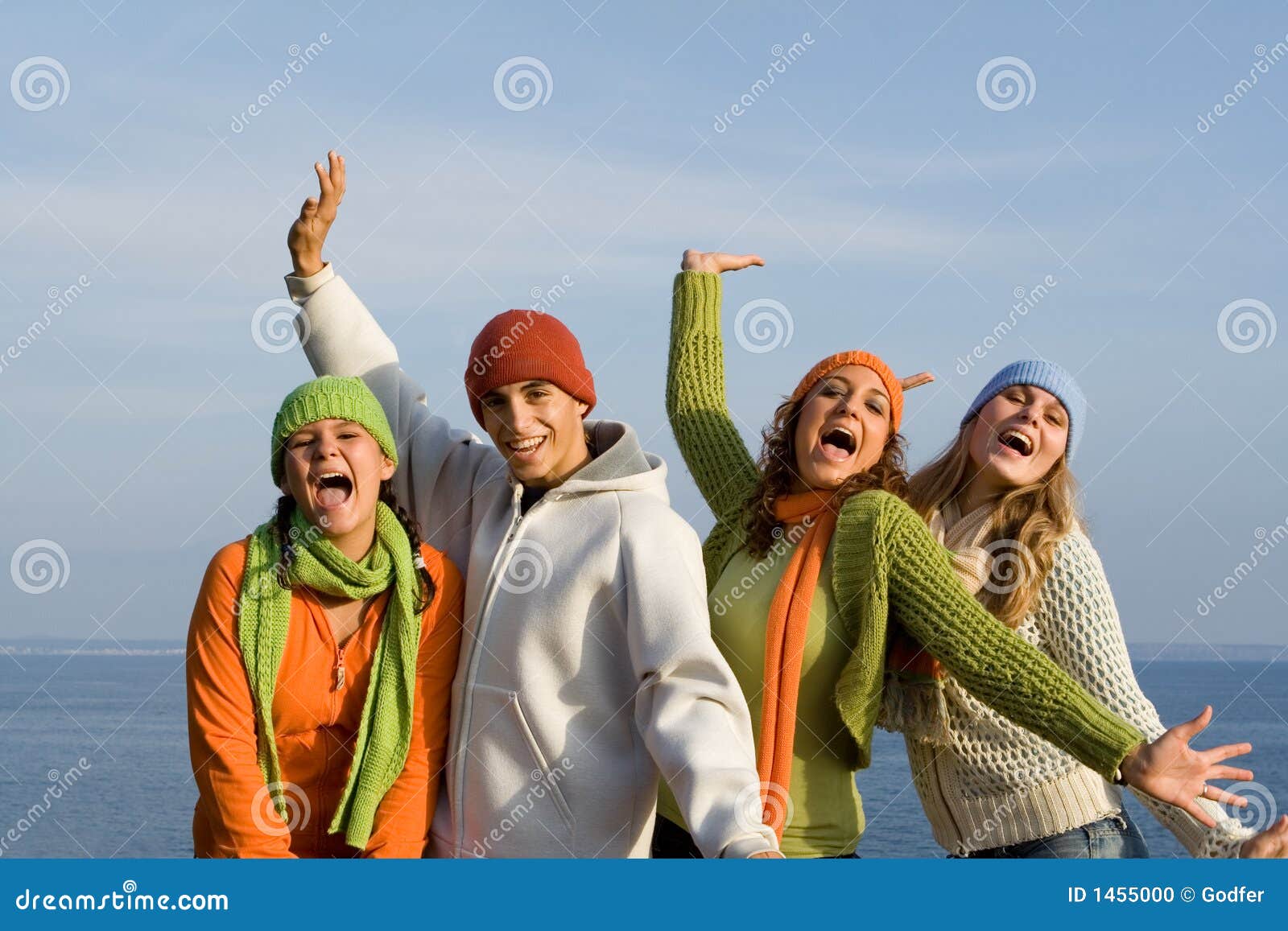 Gruppo Di Giovani Sorridente Felice Fotografia Stock - Immagine di ...