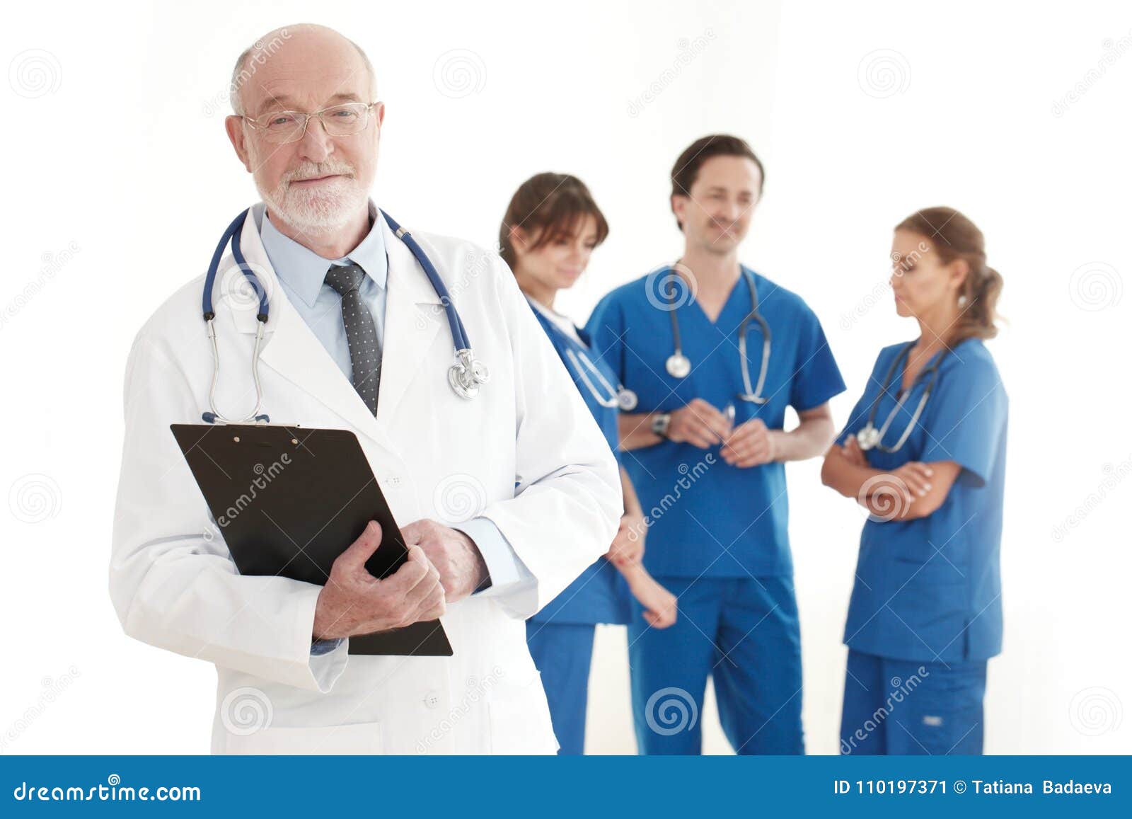 Gruppo Di Medici E Degli Infermieri Immagine Stock - Immagine di ...