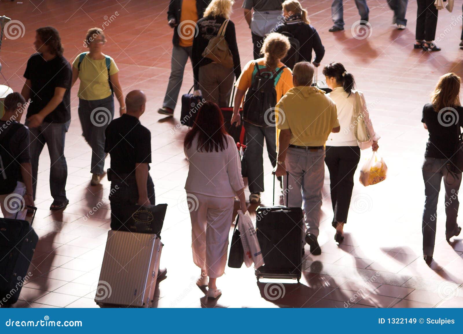 Gruppo di viaggiatore immagine stock. Immagine di gruppo - 1322149