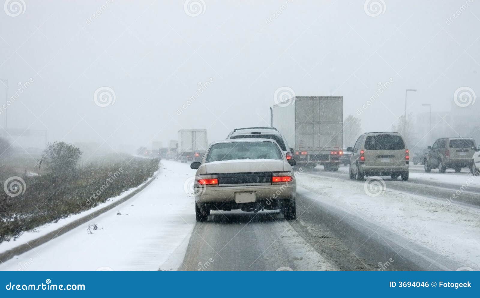 GTA First Snow Highway Mayhem Editorial Photo - Image of traffic ...