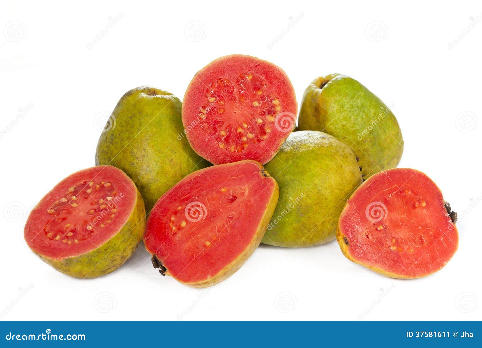 Guaiava Rosa Isolata Su Bianco Immagine Stock - Immagine di verde ...