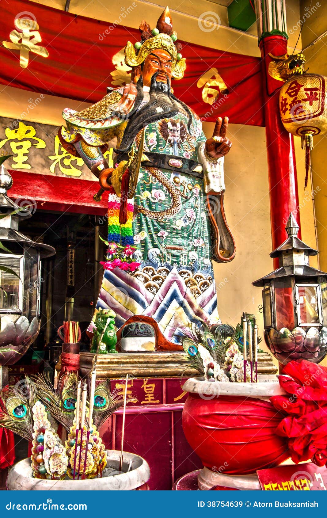 Guan Yu Statue imagem de stock. Imagem de porcelana, deus - 38754639