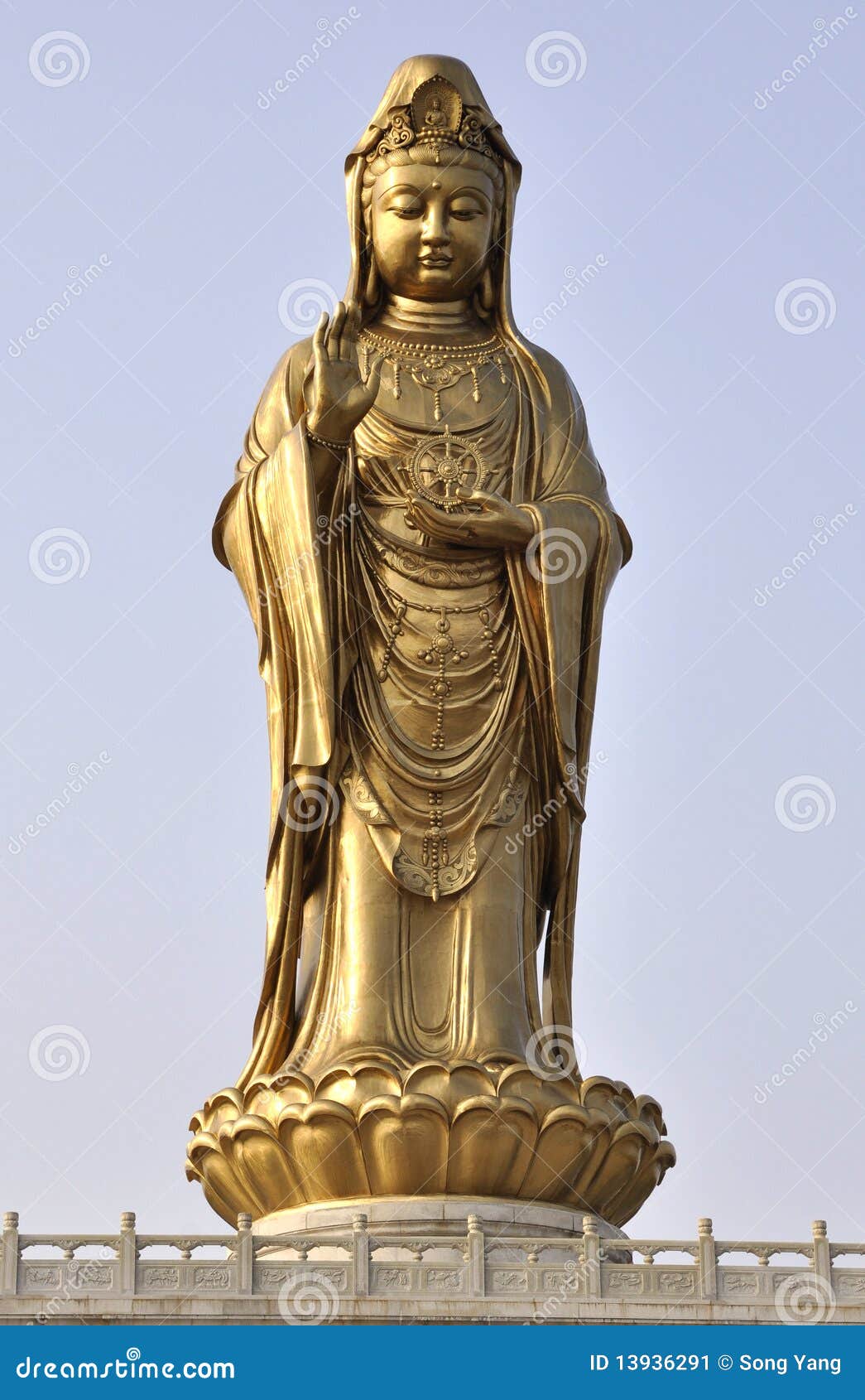 Guanyin statue stock image. Image of zhejiang, china - 13936291