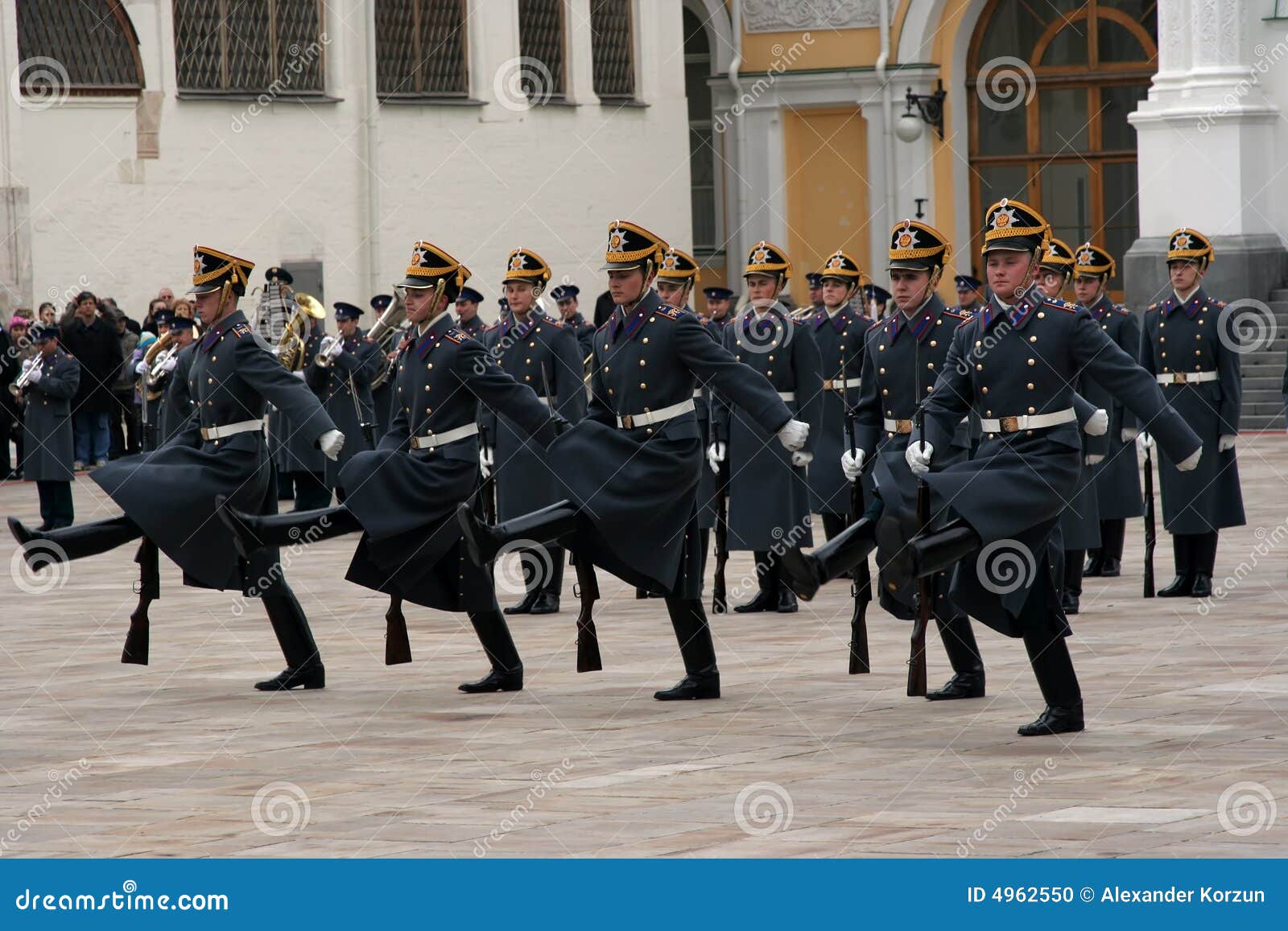 Guard of the Moscow Kremlin-8 Editorial Image - Image of emblem, helmet ...