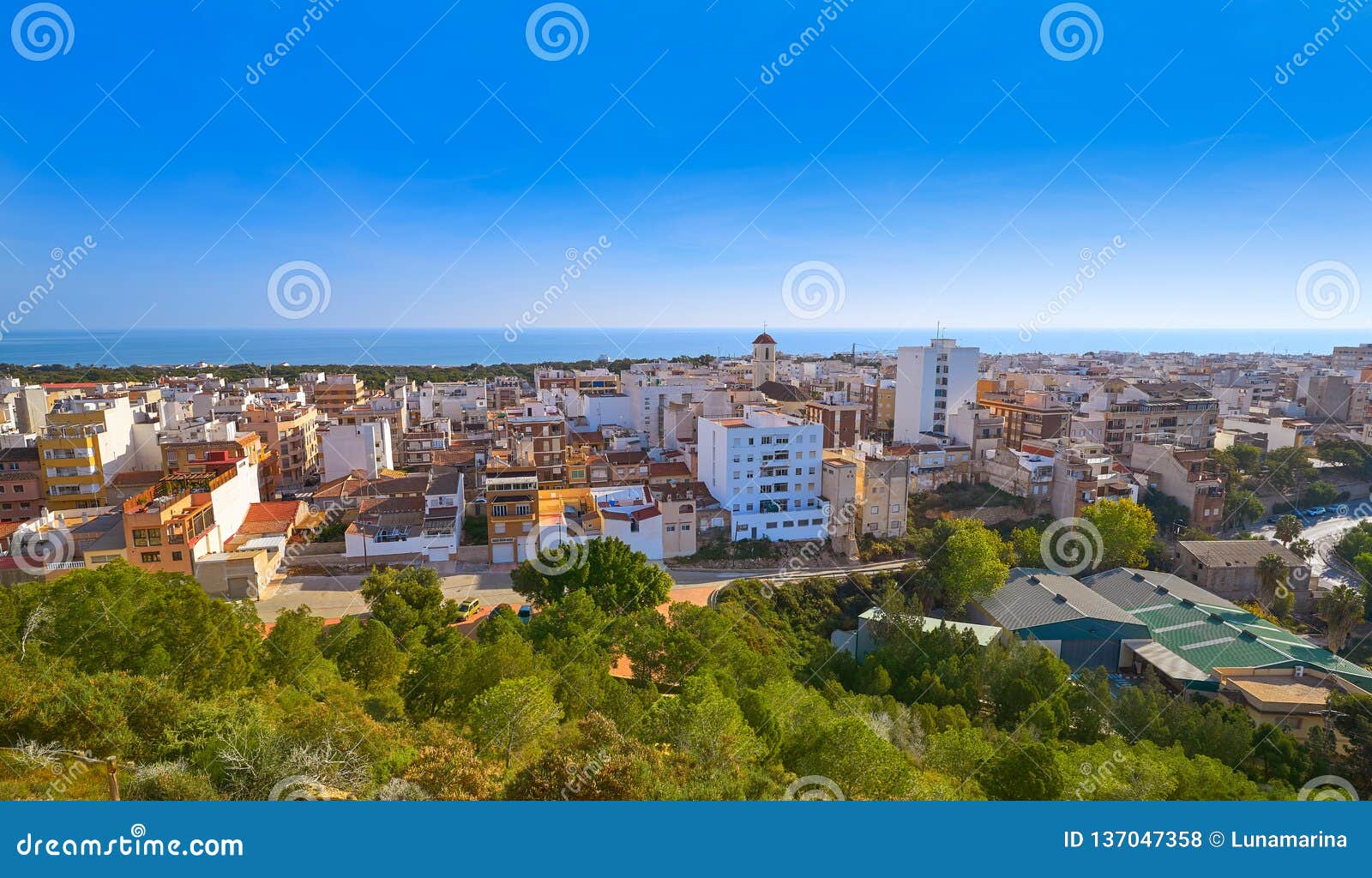 Guardamar-del Segura-Skyline in Spanien Stockfoto - Bild von sommer ...