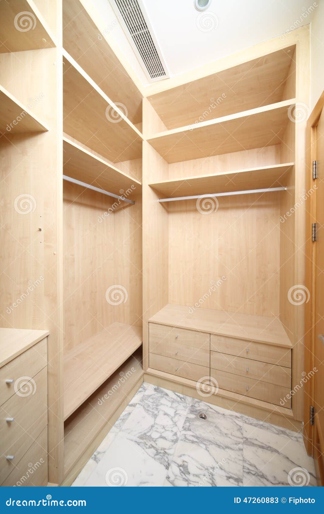 Guardarropa En Casa O Plano Moderno Imagen de archivo - Imagen de suelo ...