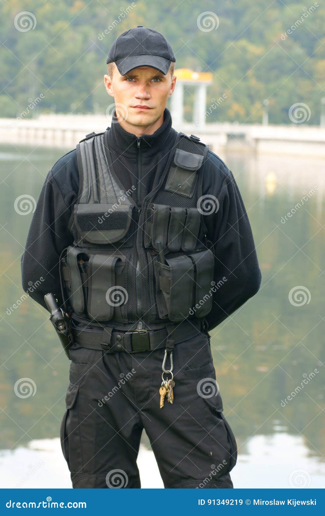 Guardia Giurata in Uniforme Ed in Munito Immagine Stock - Immagine di ...