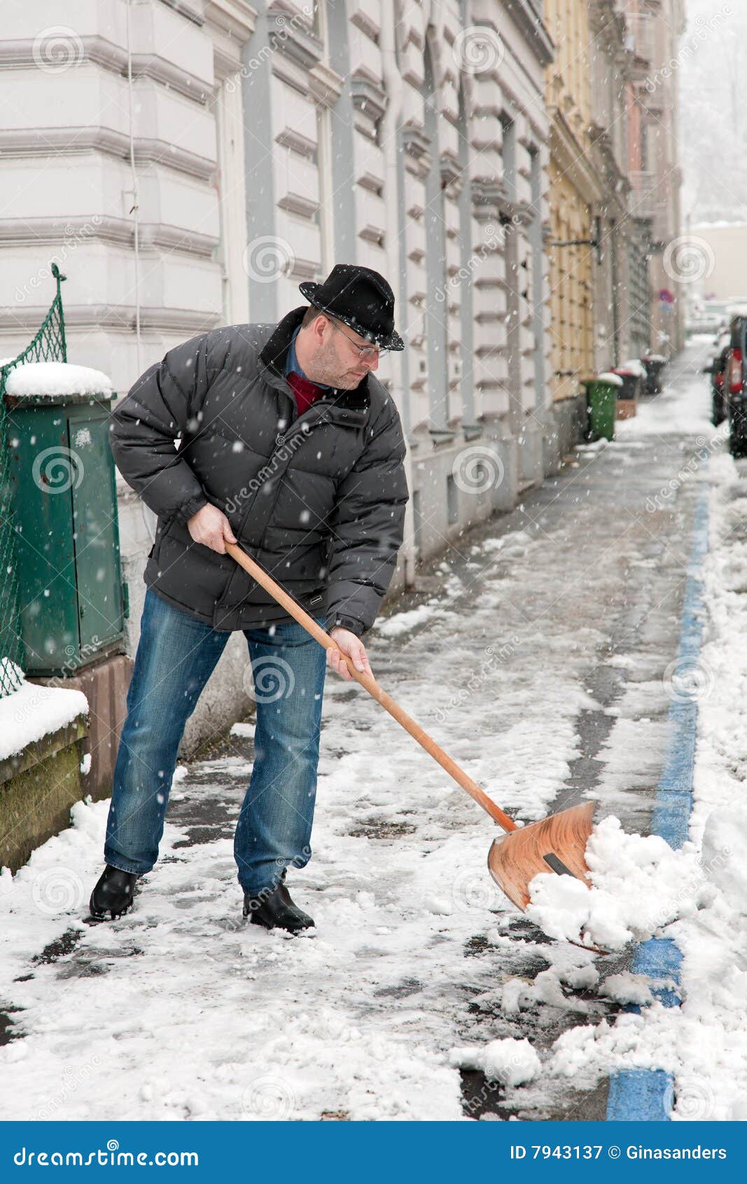 Guardiano immagine stock. Immagine di spazio, pavimentazione - 7943137