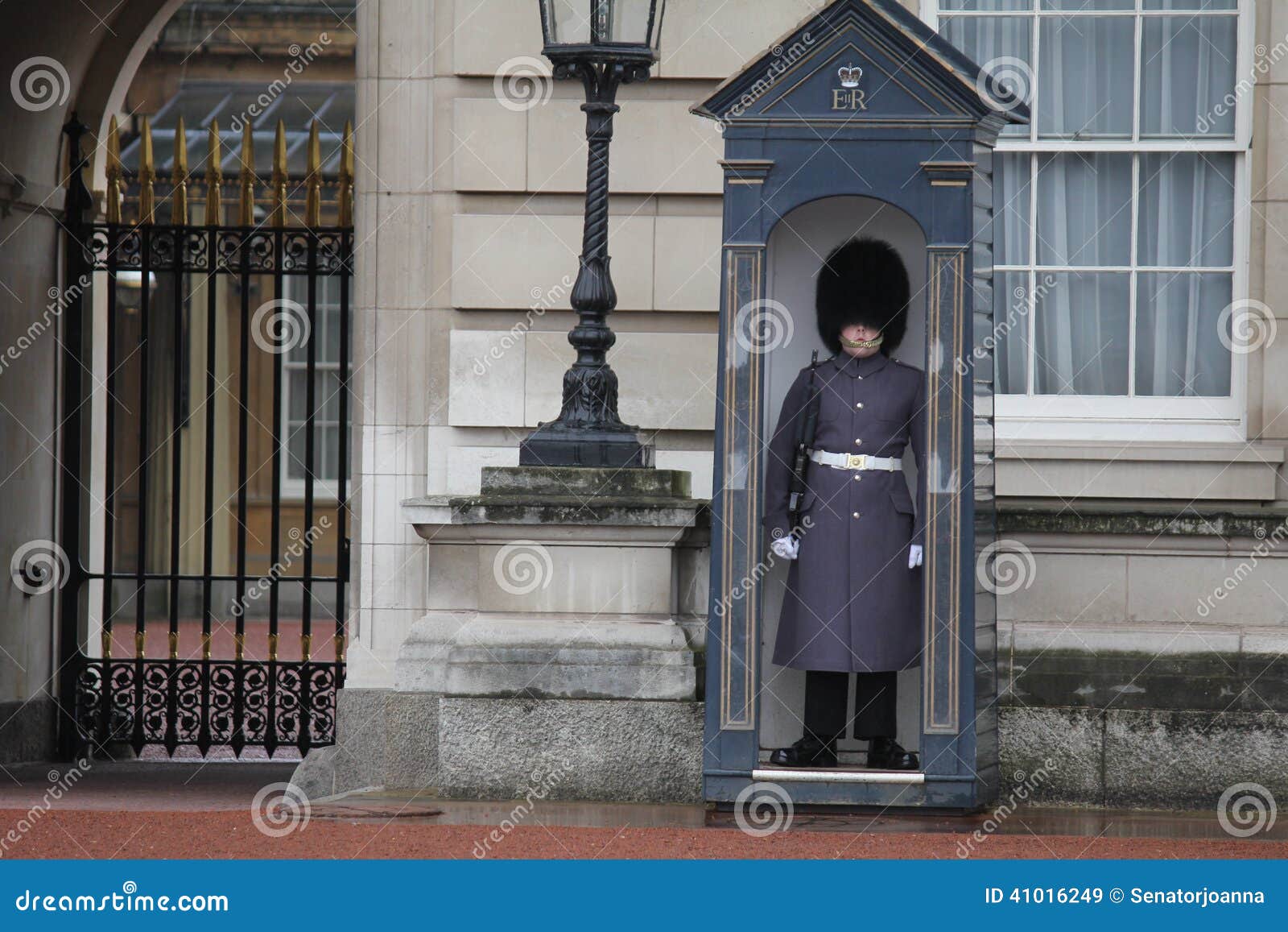 Guardie Di Britannici a Londra Immagine Stock Editoriale - Immagine di ...