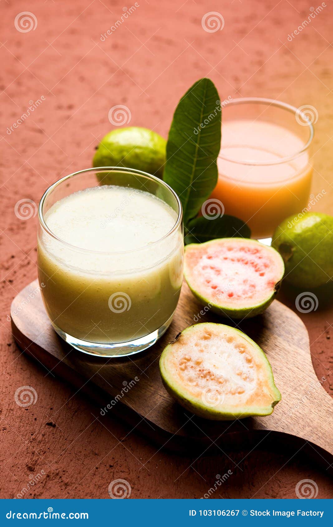 Guave/Amrud-sap stock afbeelding. Image of mengsel, aziatisch - 103106267