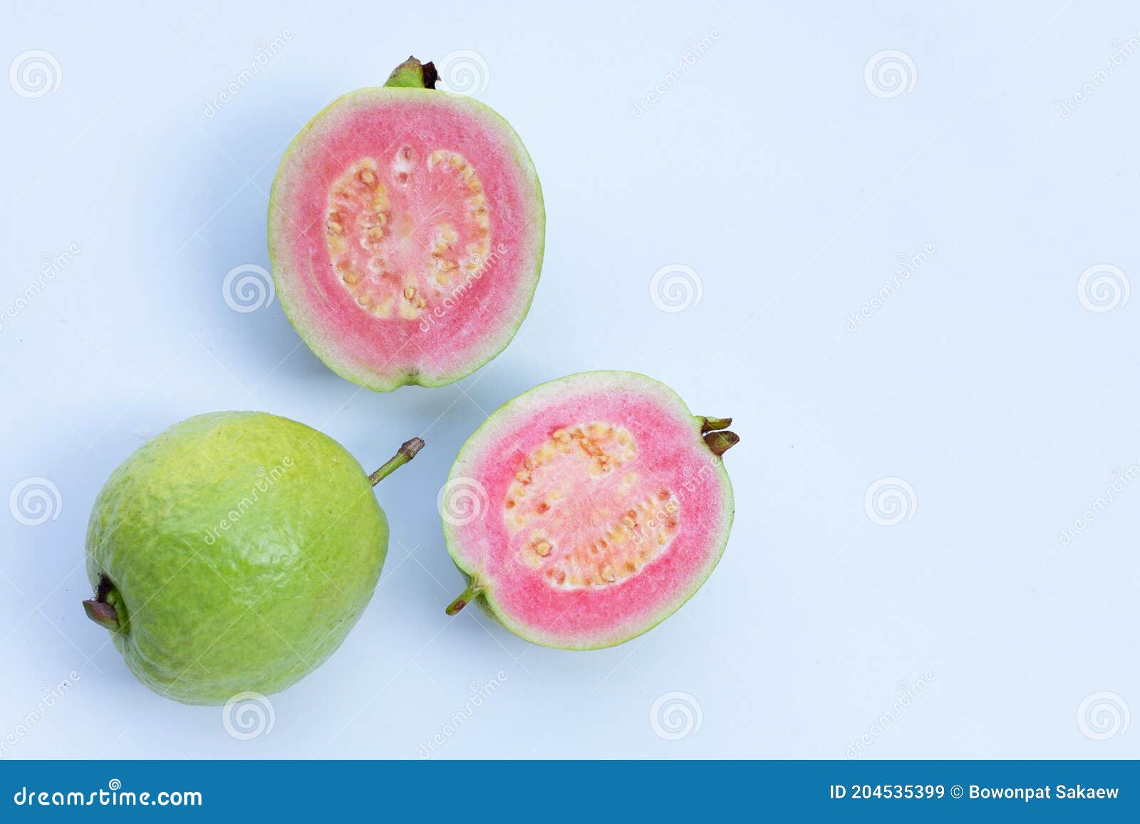Guayaba Rosa Sobre Fondo Blanco Imagen de archivo - Imagen de fondo ...
