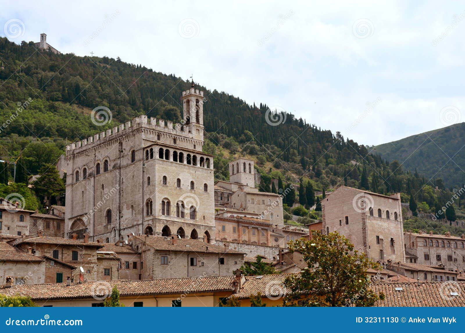 Gubbio, Umbría, Italia foto de archivo. Imagen de europeo - 32311130