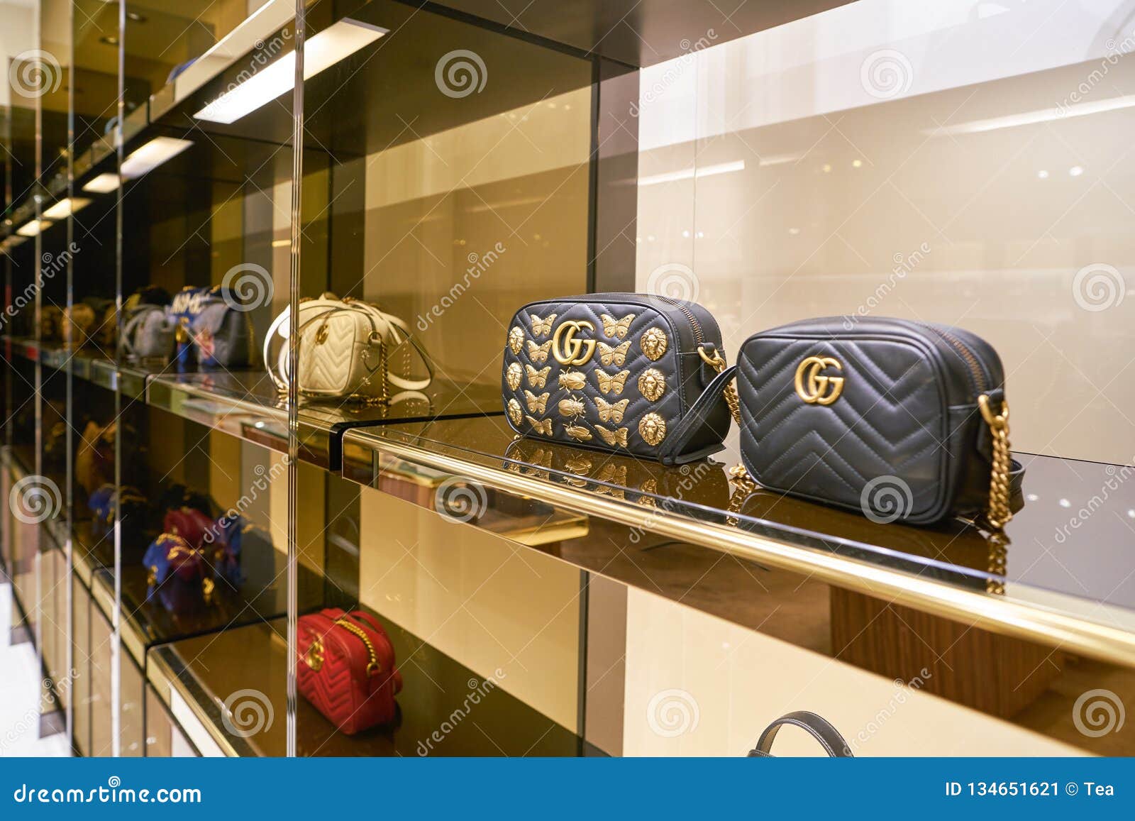 Gucci foto editorial. Imagen de elegante, mercado, interior - 134651621