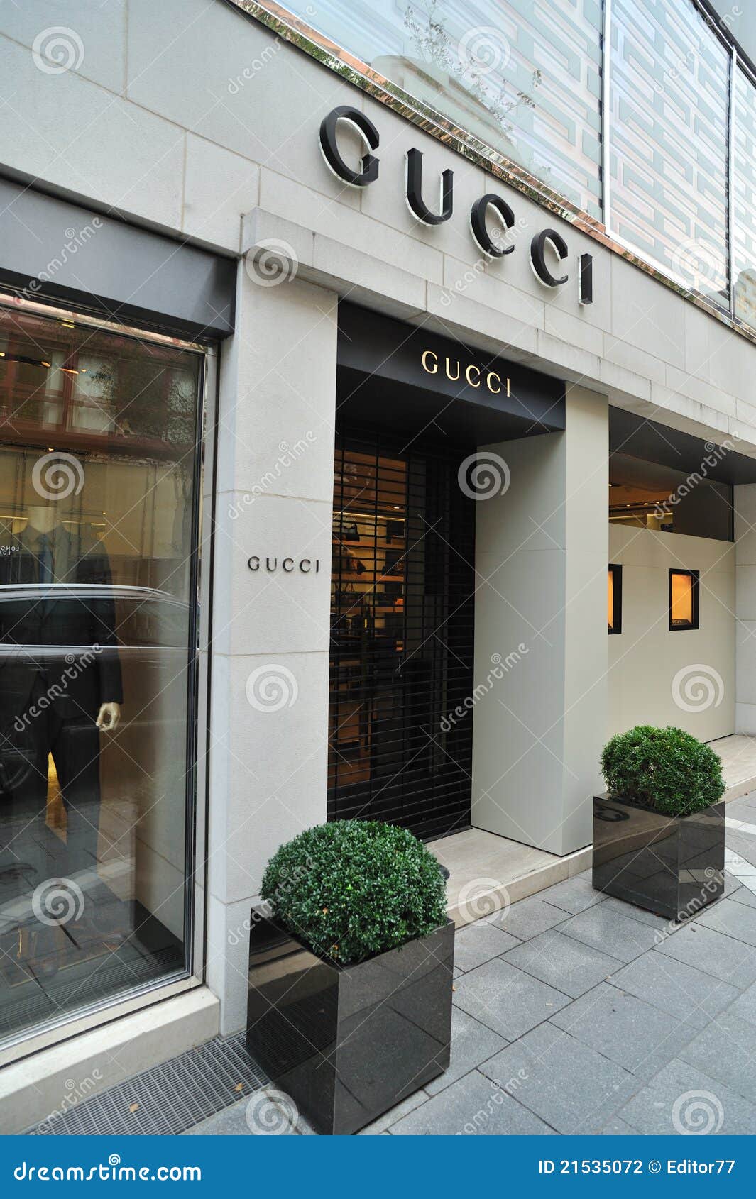Gucci fashion store editorial photography. Image of logo - 21535072